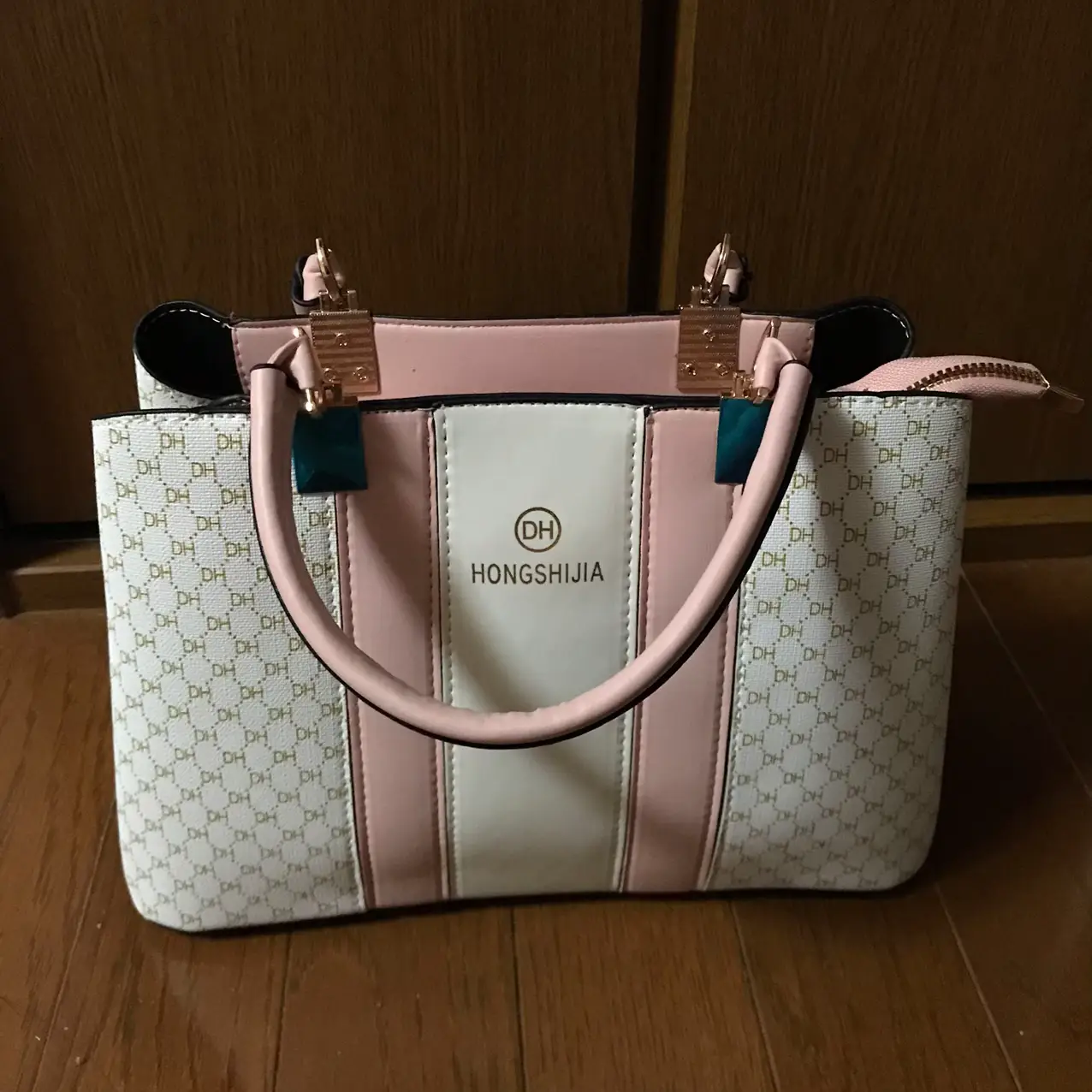 春のバッグで、春先取り🌸 | emiが投稿したフォトブック | Lemon8