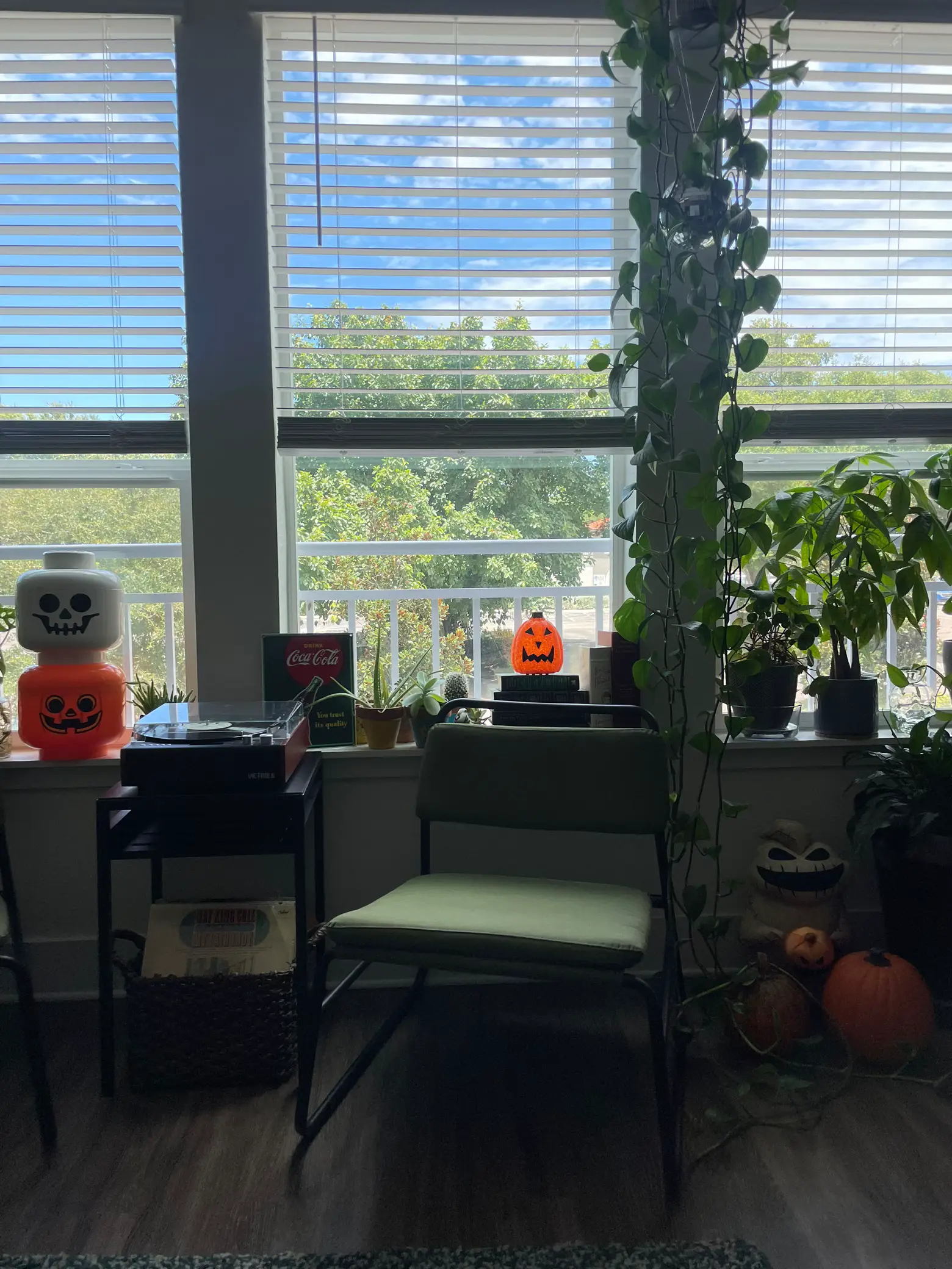 Spooky Halloween Decor in our studio!! | Gallery posted by Sam | Lemon8