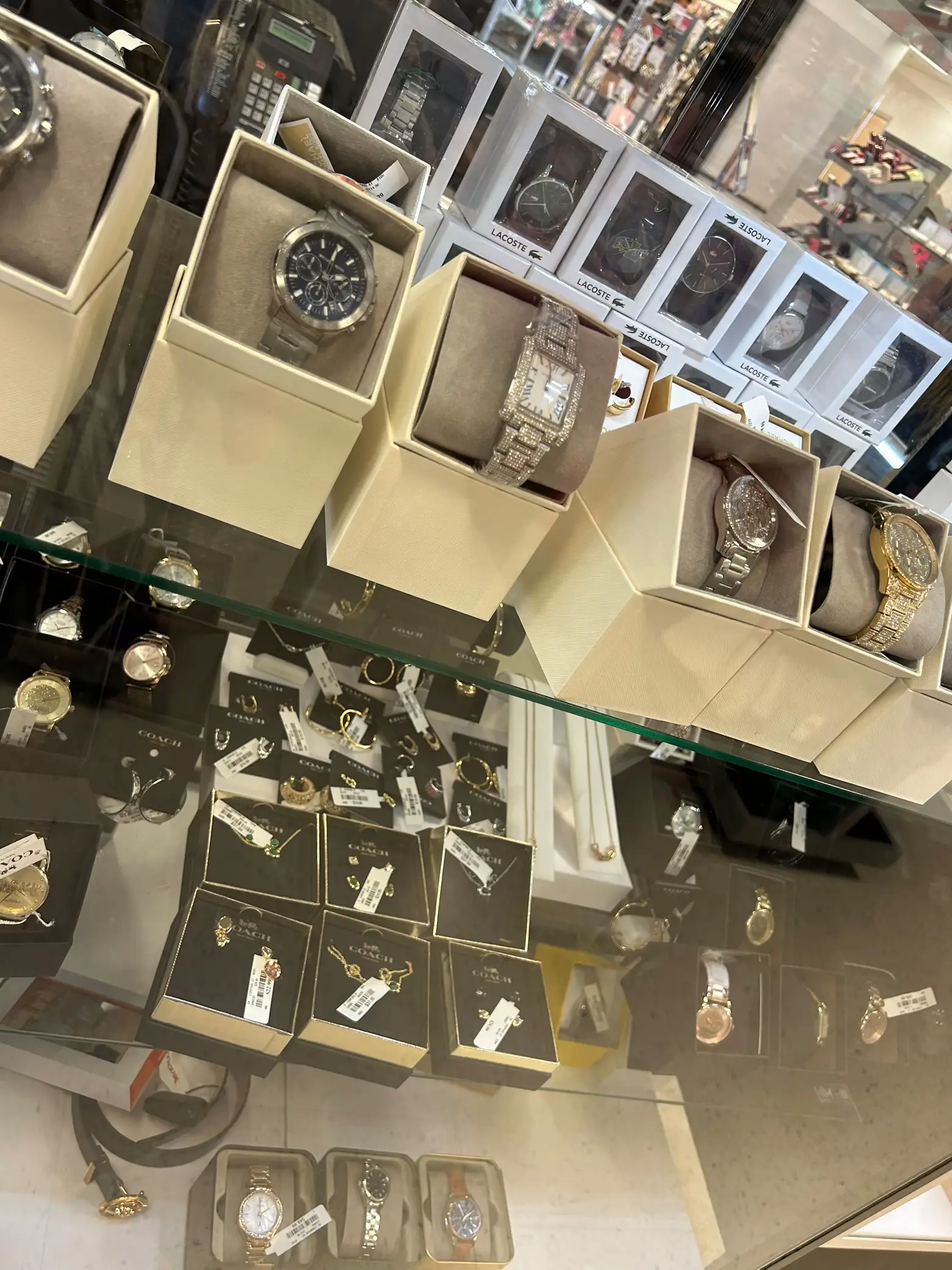 Deals on accessories | Galeri disiarkan oleh divine_elegance | Lemon8