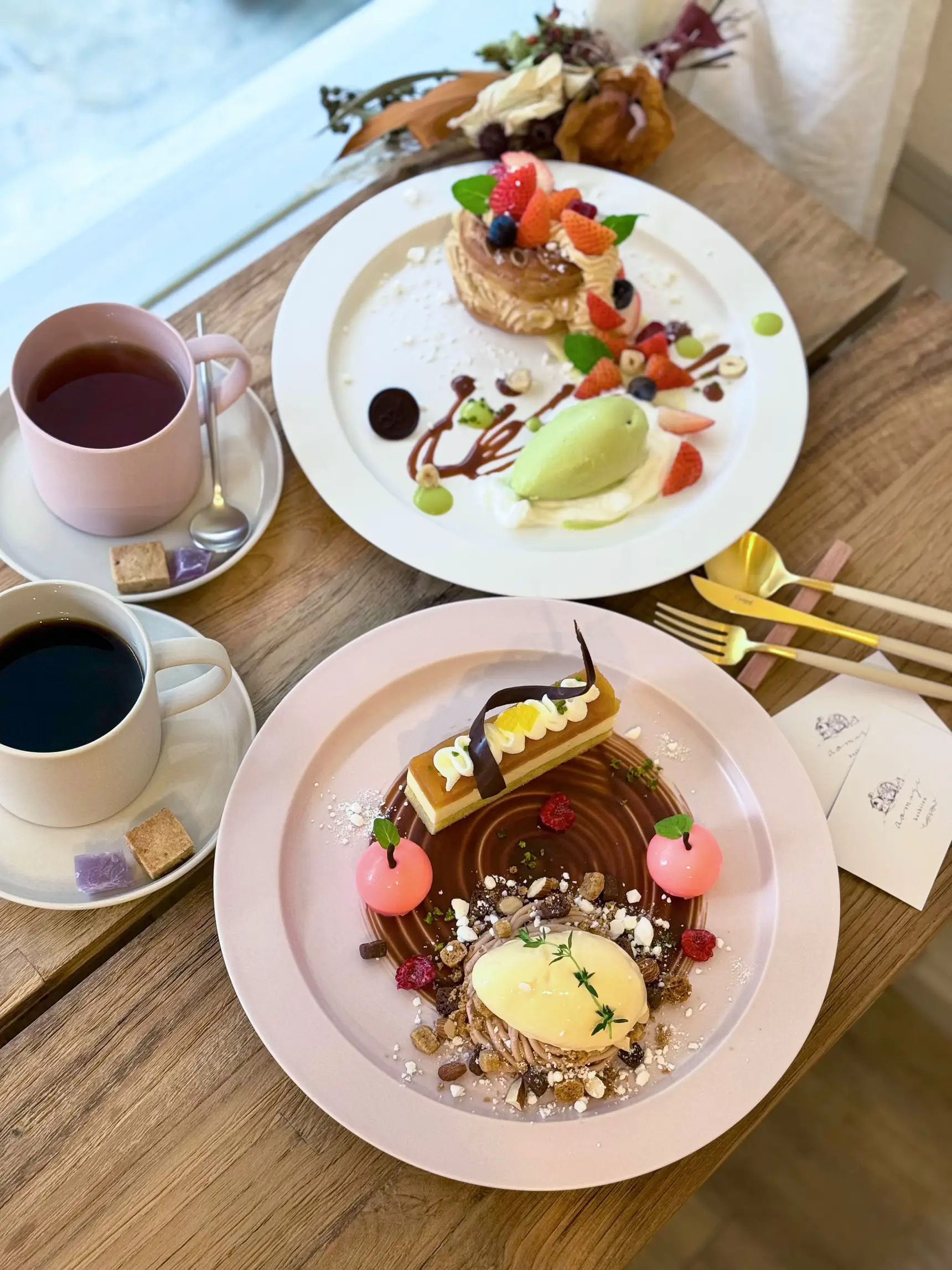 ฉันกำลังมองหาคาเฟ่💕การจองคาเฟ่ที่ทันสมัย | แกลเลอรีที่โพสต์โดย yumiko ...