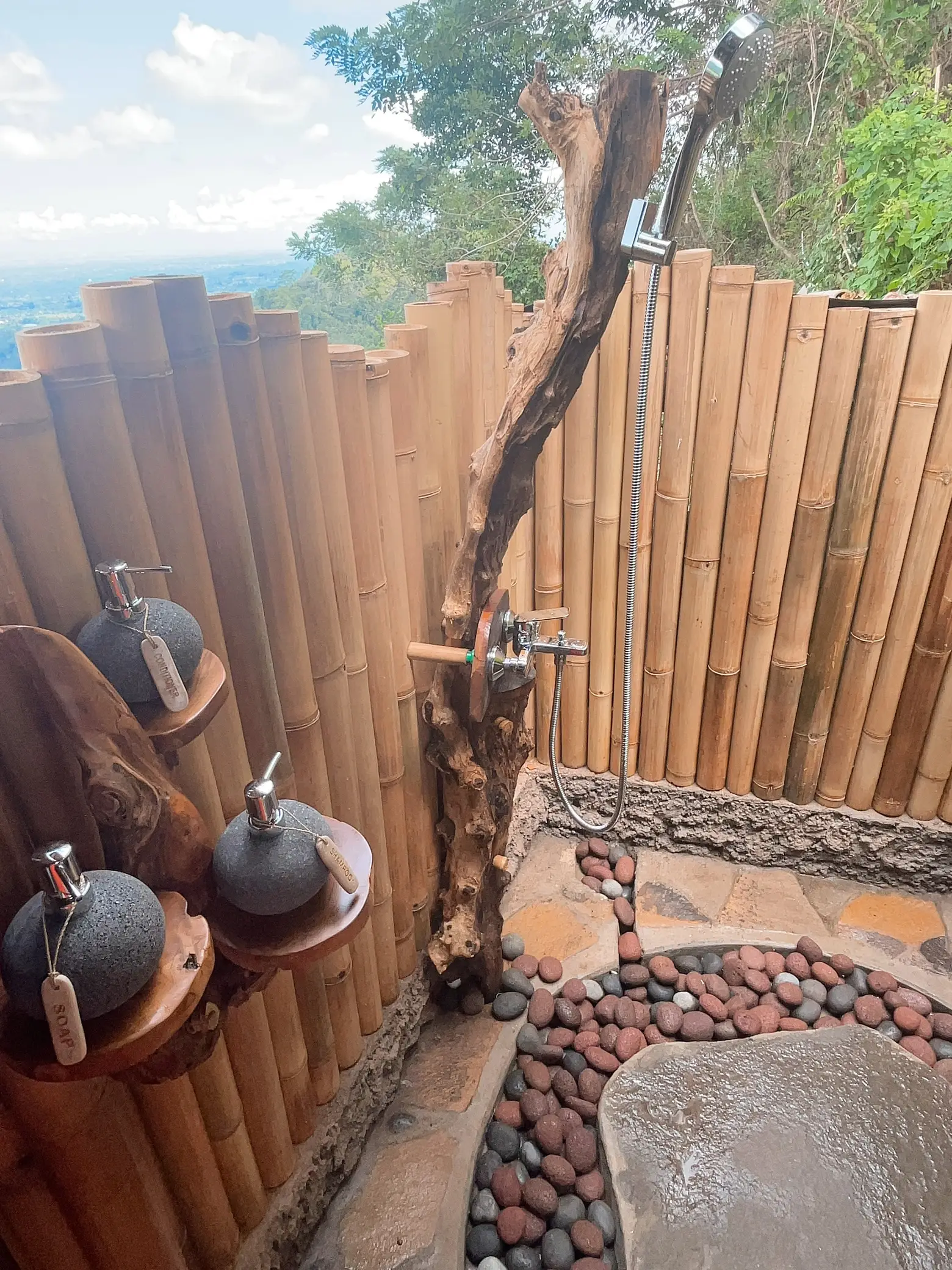 【バリ島】天空の城ラピュタヴィラ#3🎋bamboo house | Presia Travelが投稿したフォトブック | Lemon8