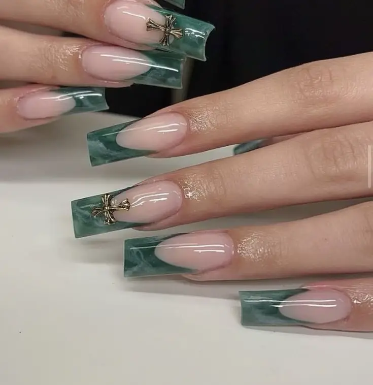Emerald Green Nail Inspo🌲 | Gallery posted by eva 🌸 | Lemon8