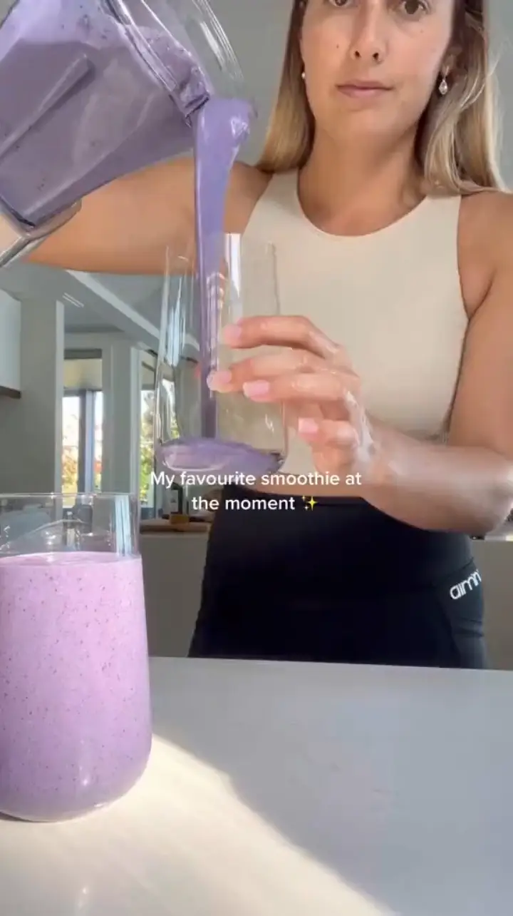Blueberry muffin smoothie for the win 🤤 | Video published by Leading Ladies | Lemon8
