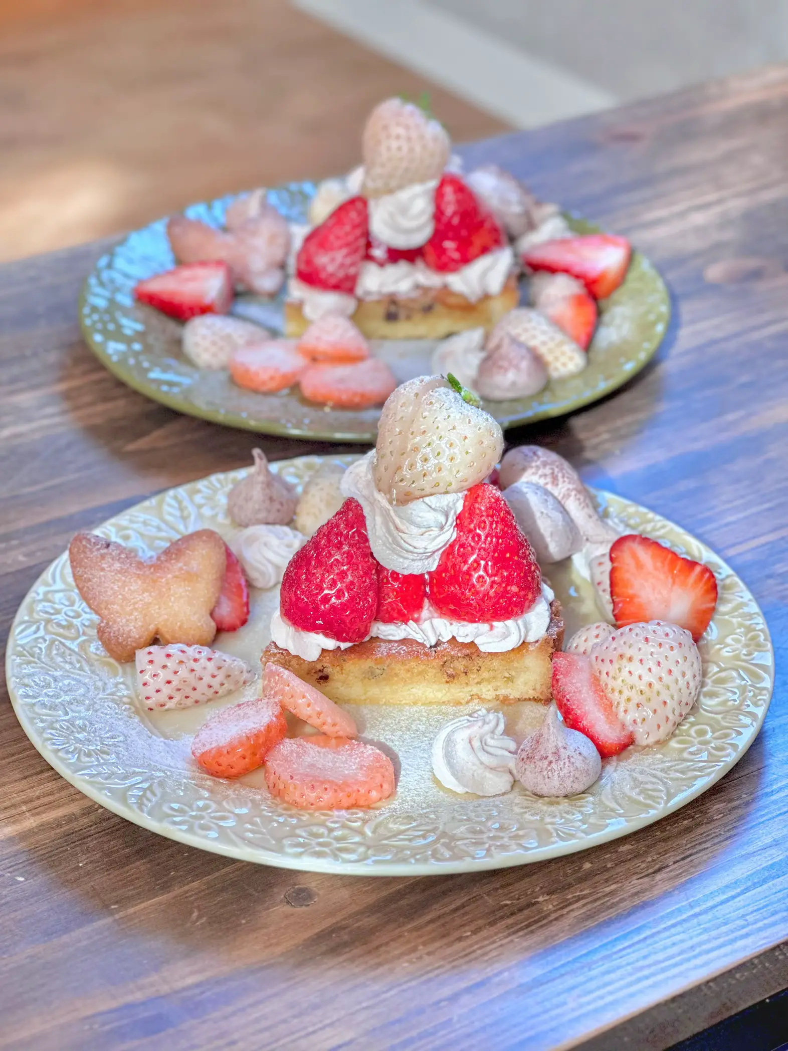 赤・白・ピンク ️🤍🩷3色のいちごタルト🍓 | AKANEが投稿したフォトブック | Lemon8