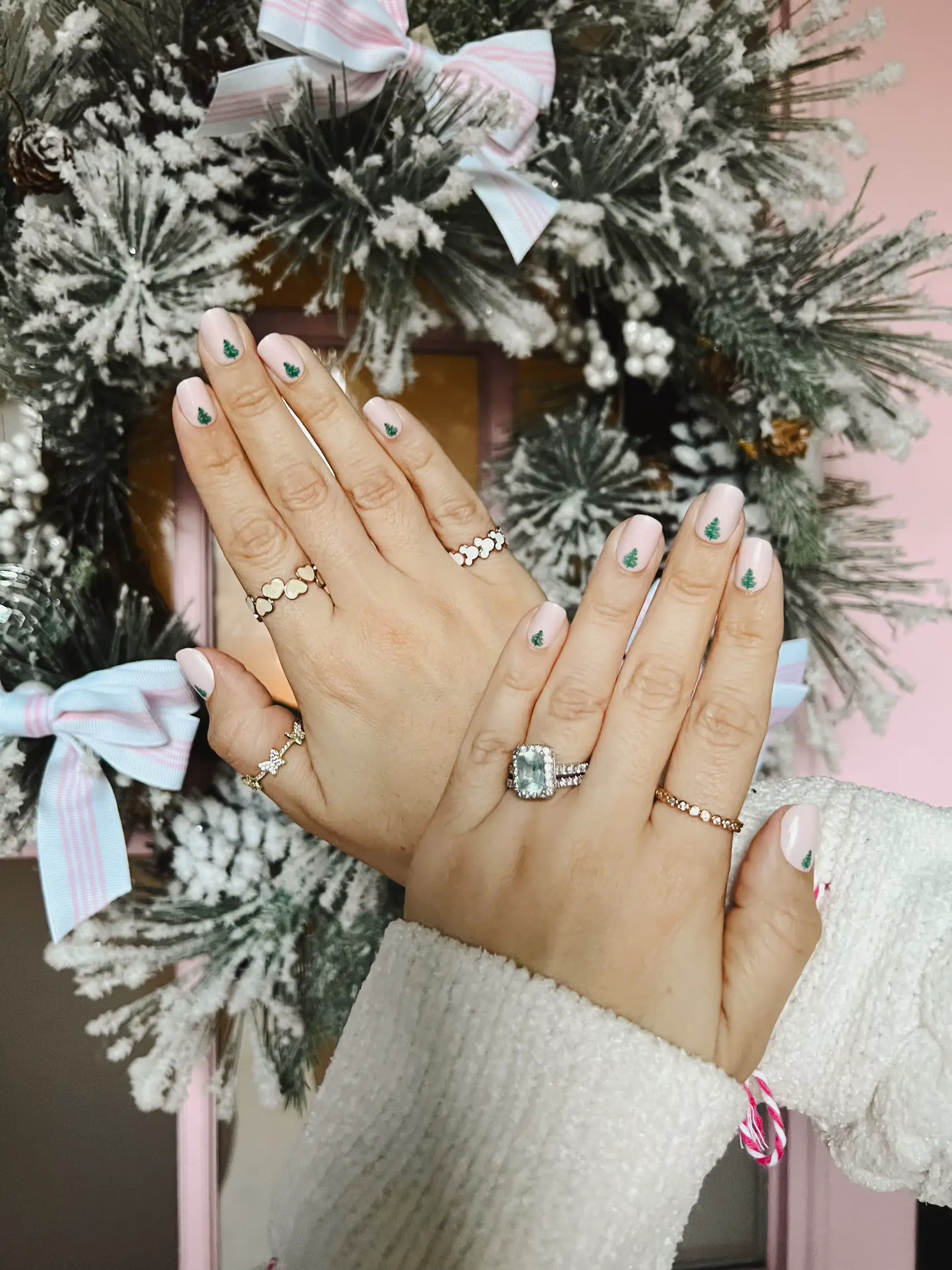 Pink Christmas Tree Farm Nails 🎄🎀💅 | Gallery posted by Vanessasblog ...