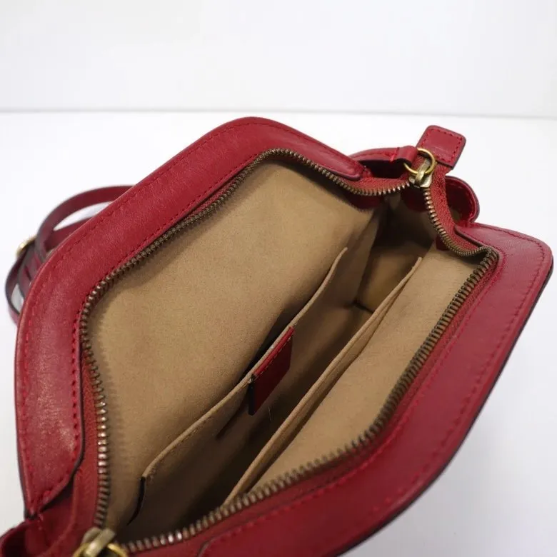 ladies shoulder bag 😉 | แกลเลอรีที่โพสต์โดย Daniel Finds | Lemon8