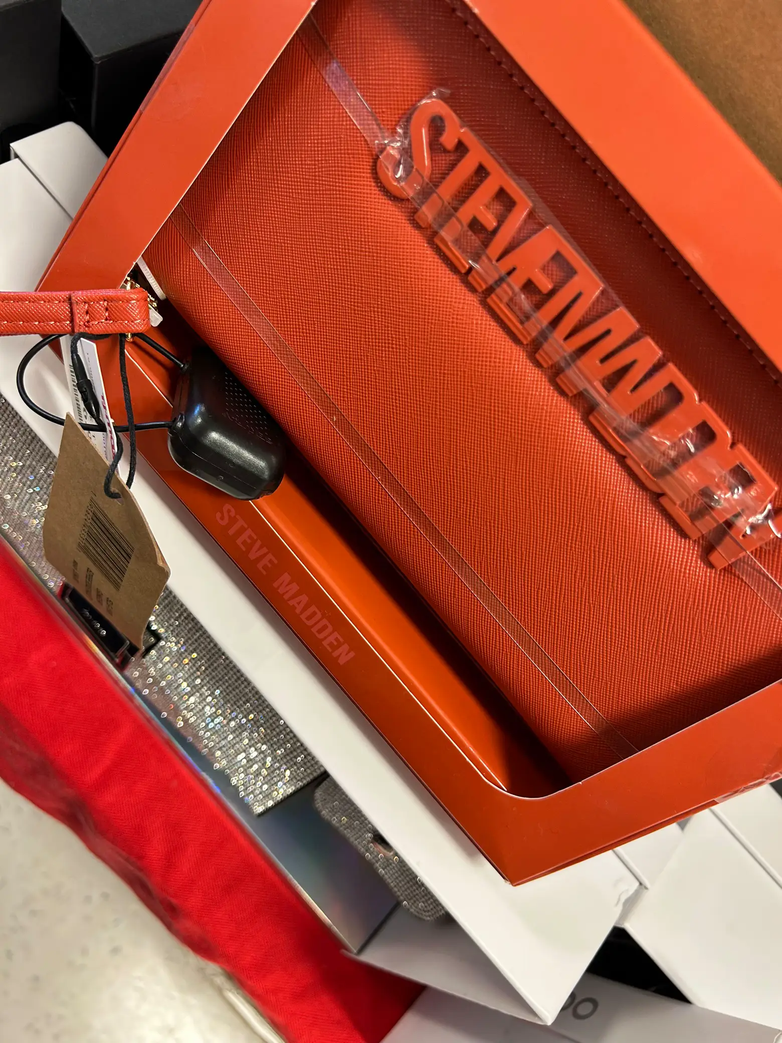 Deals on accessories | Galeri disiarkan oleh divine_elegance | Lemon8