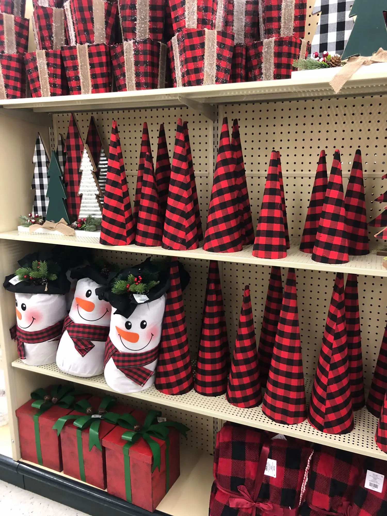 Hobby Lobby Christmas Decorations แกลเลอรีที่โพสต์โดย Sculpted2glam