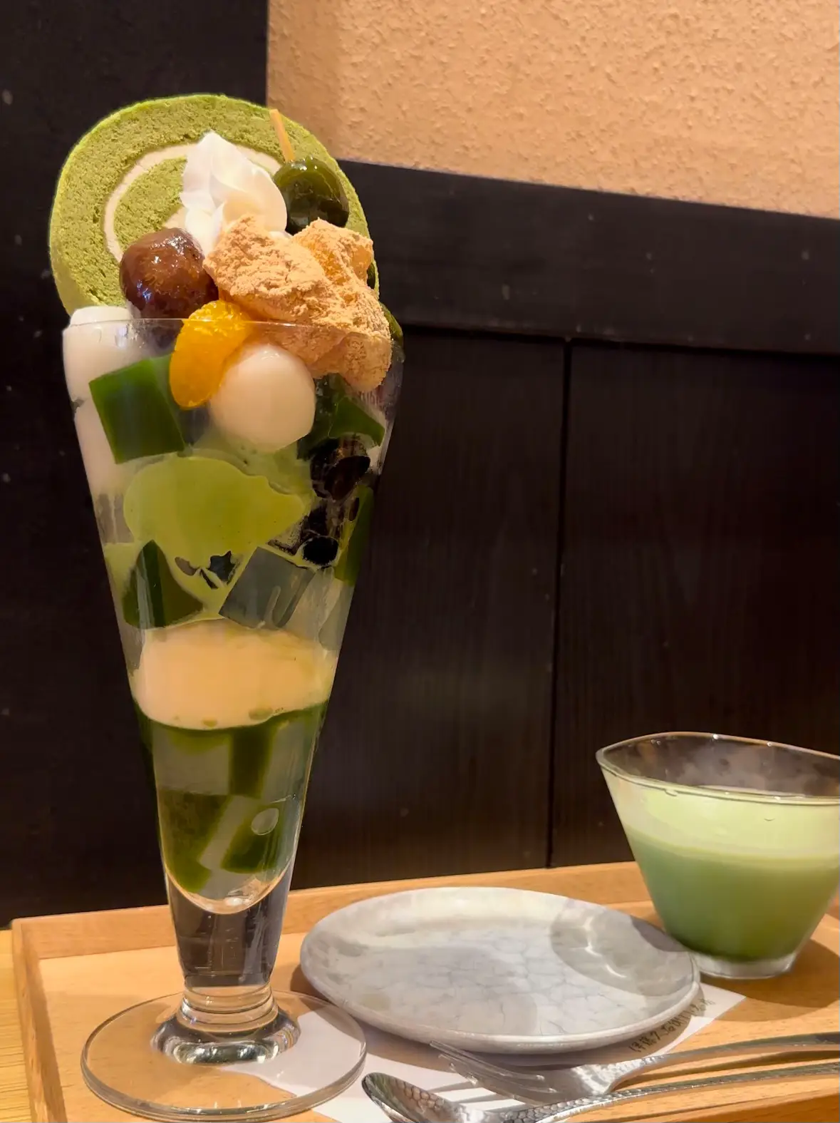 ผ่อนคลายกับ Kyoto Gion 📍 Ito Kyuemon's ชาเขียว parfait ♡ | แกลเลอรีที่ ...