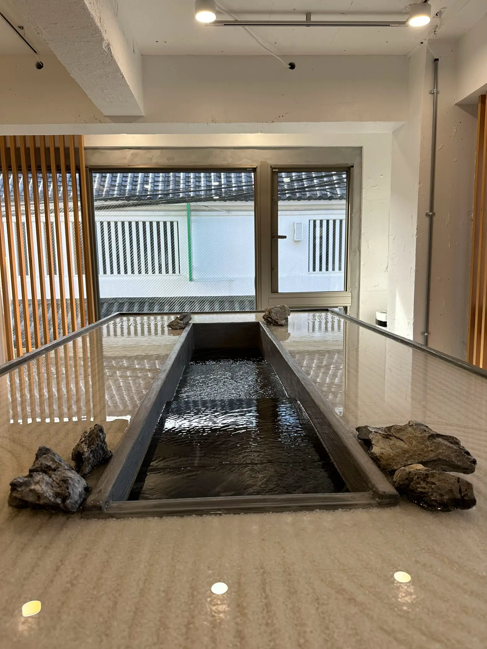 [Rainy day secret 😳] Japanese sweets cafe floating on water 📍 Kanagawa ...