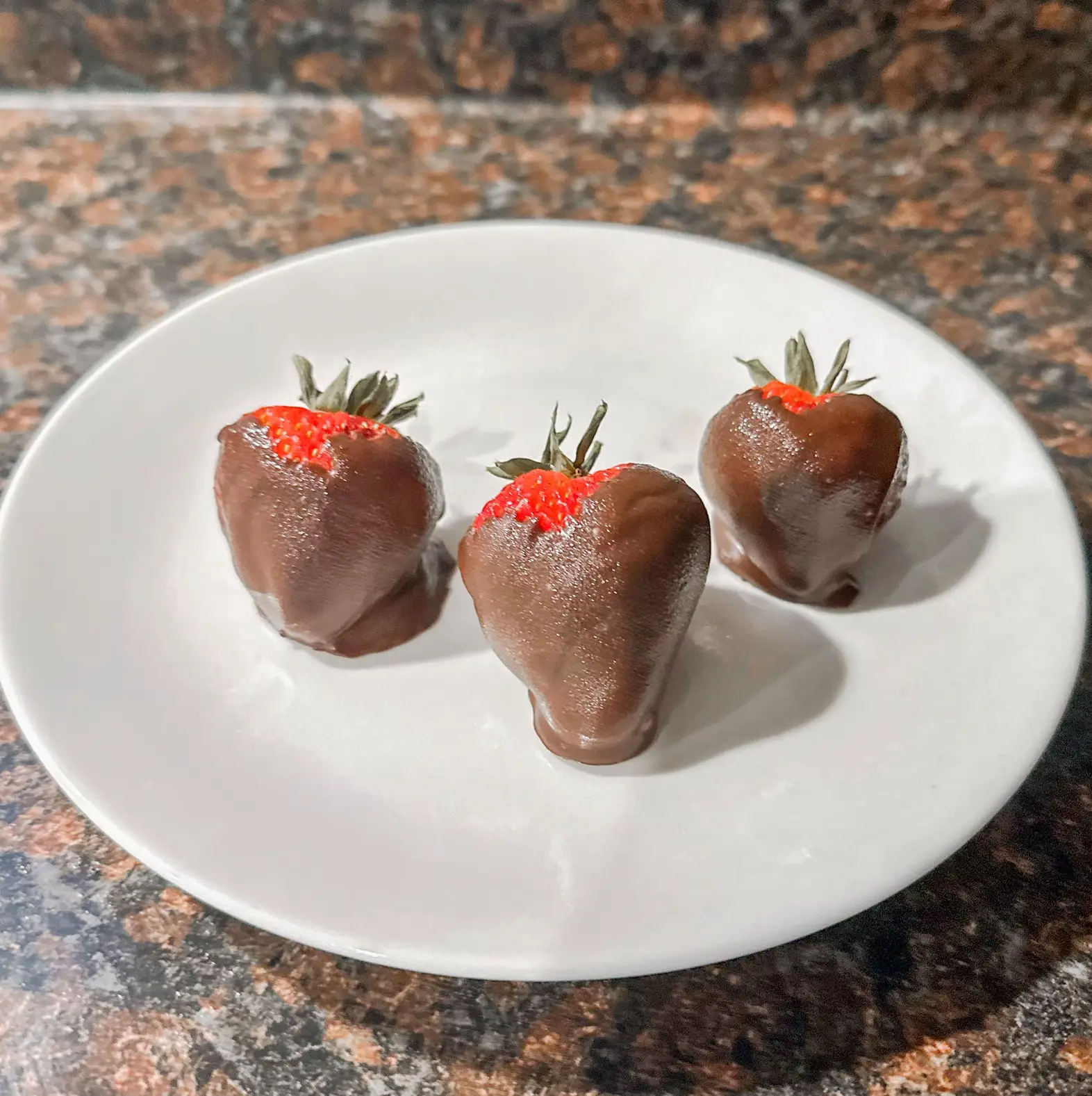 Chocolate Covered Strawberries | Gallery posted by Cait Griffin | Lemon8