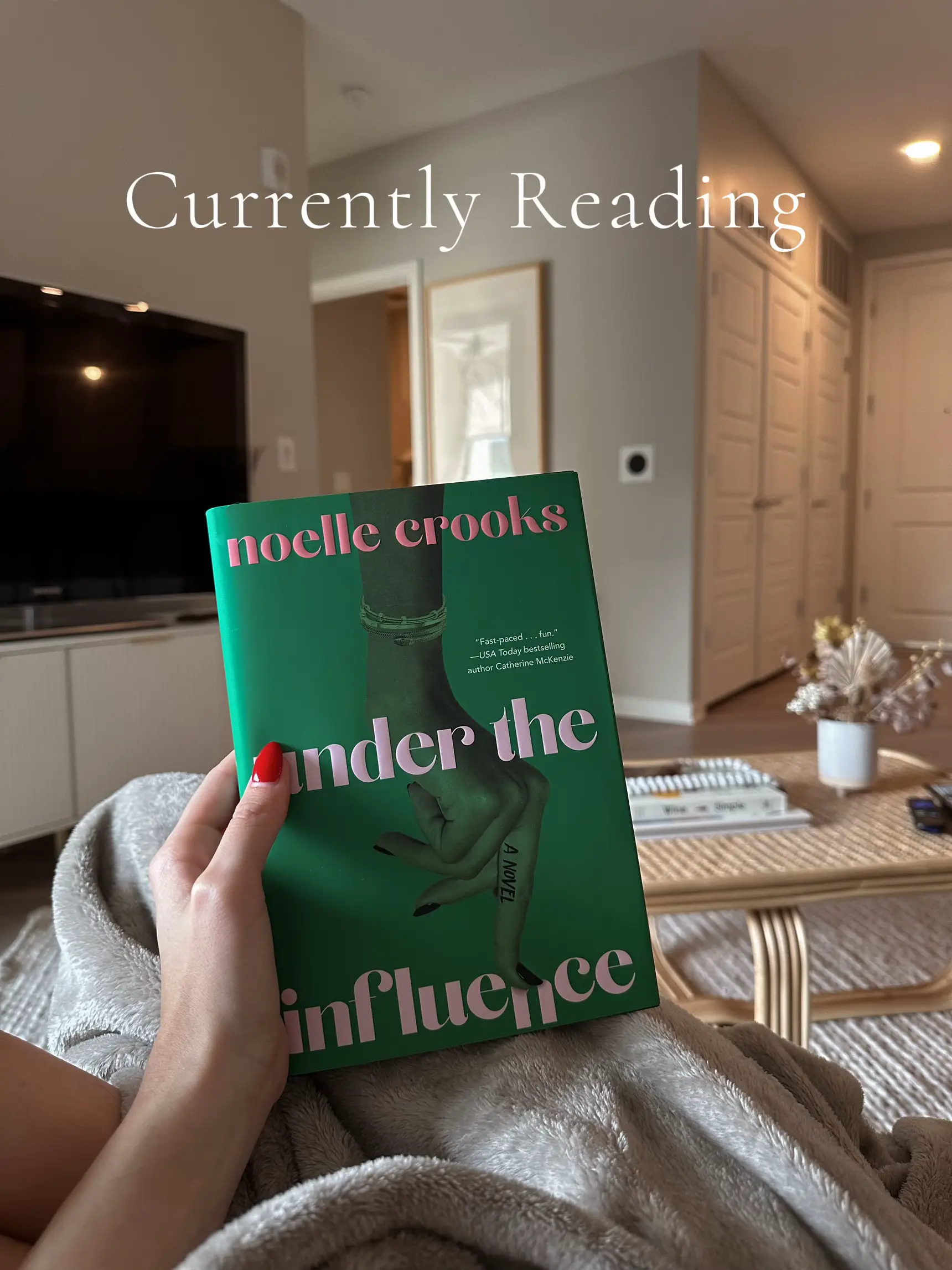 Currently Reading 📚 | Gallery posted by Kat | Lemon8