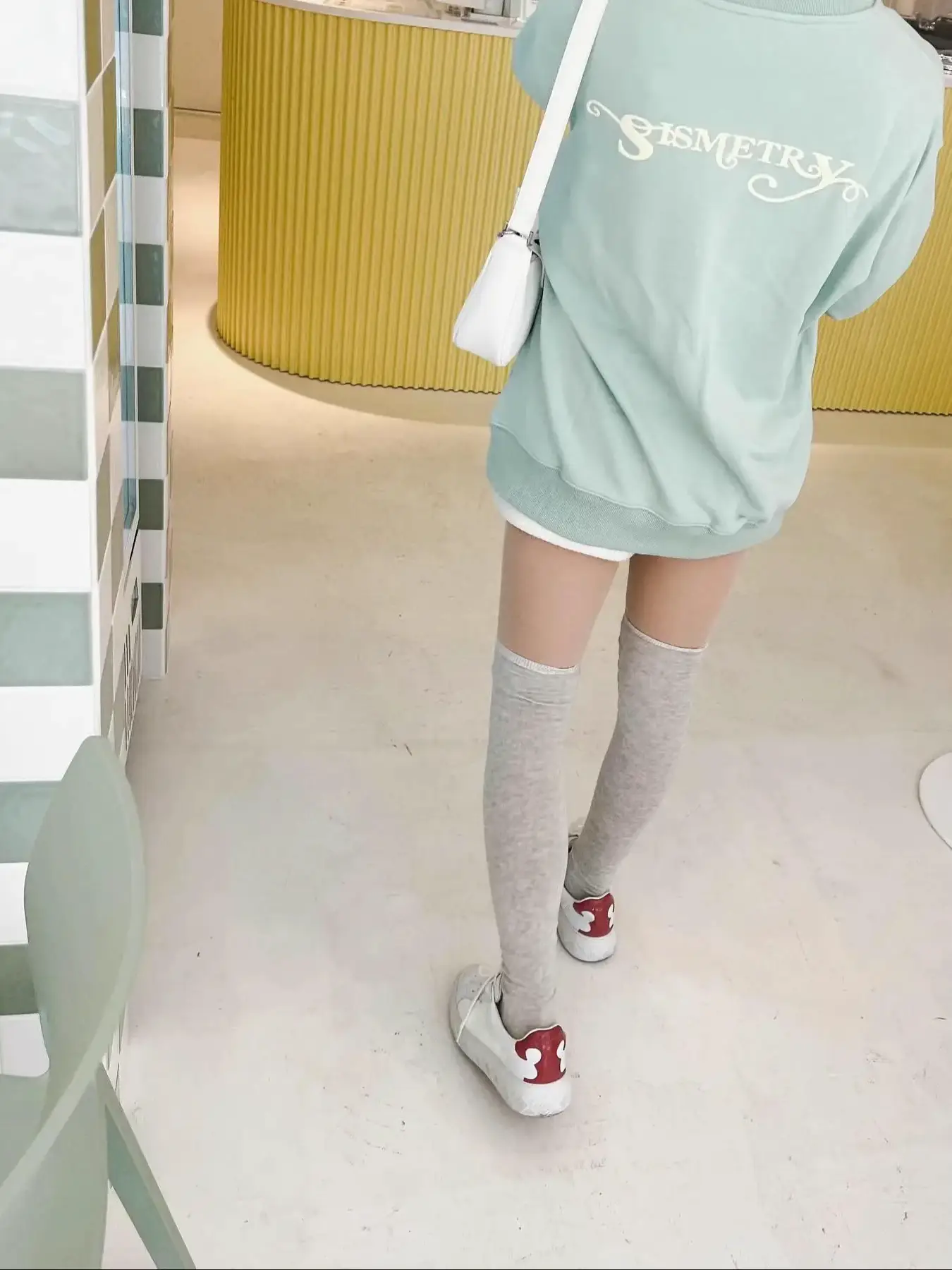 【スウェットコーデ💚】シャーベットカラーで🍨 | ayanon♡が投稿したフォトブック | Lemon8