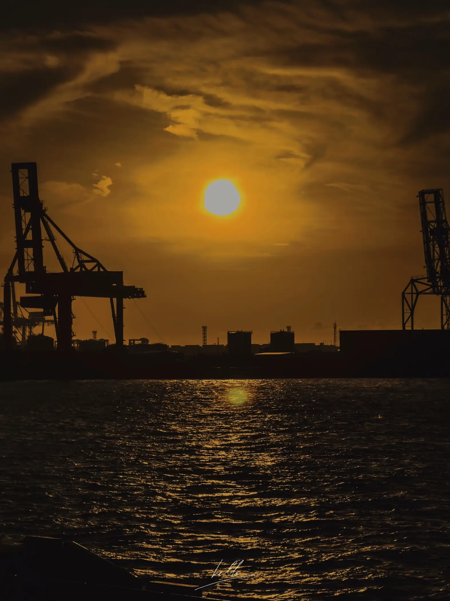 新商品🍎カメラ進化【iPhoneでエモい写真】 | RYOが投稿したフォトブック | Lemon8