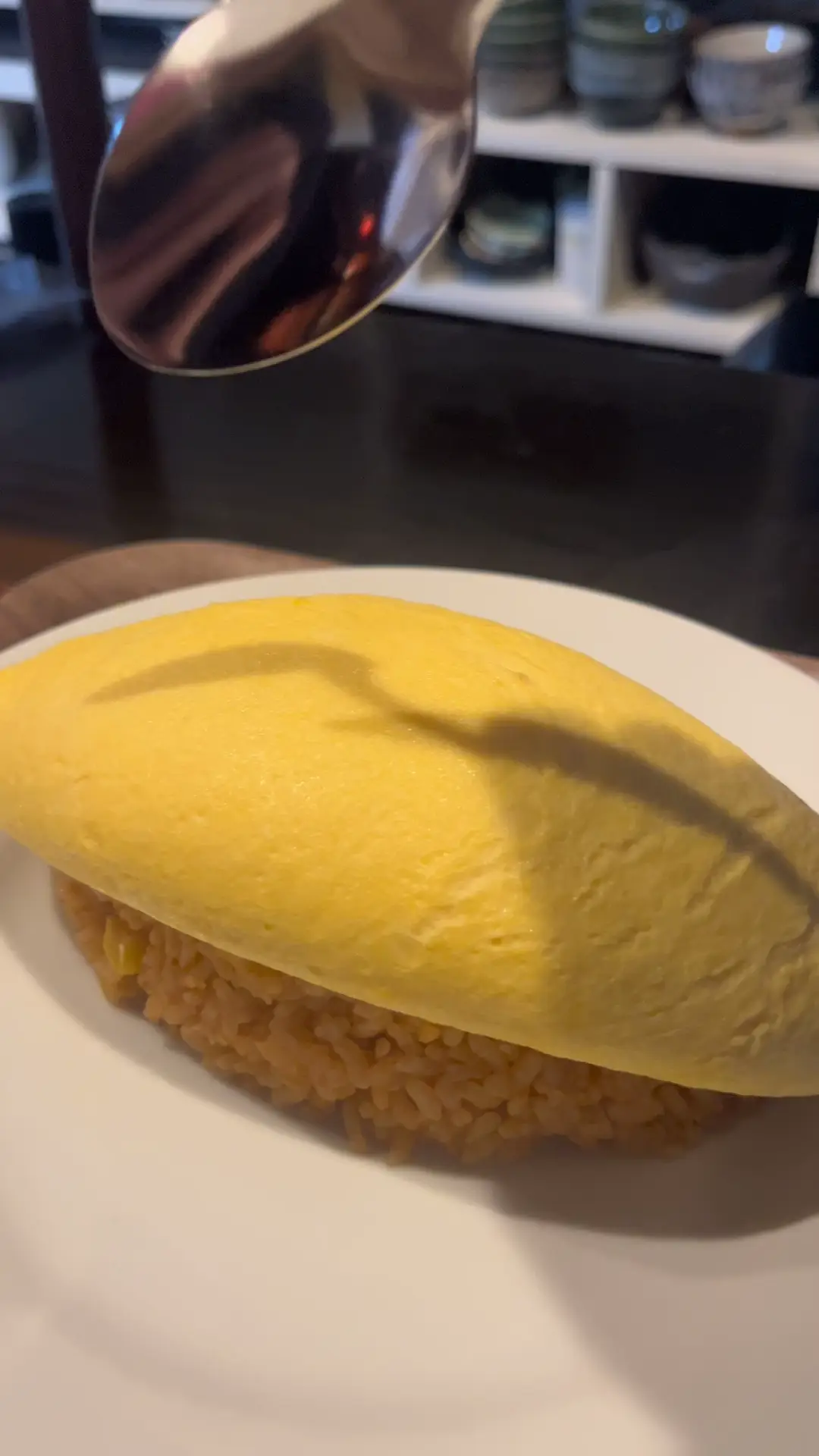 オムライス 綺麗に割れんかった😇 | nyan_chuの投稿動画 | Lemon8