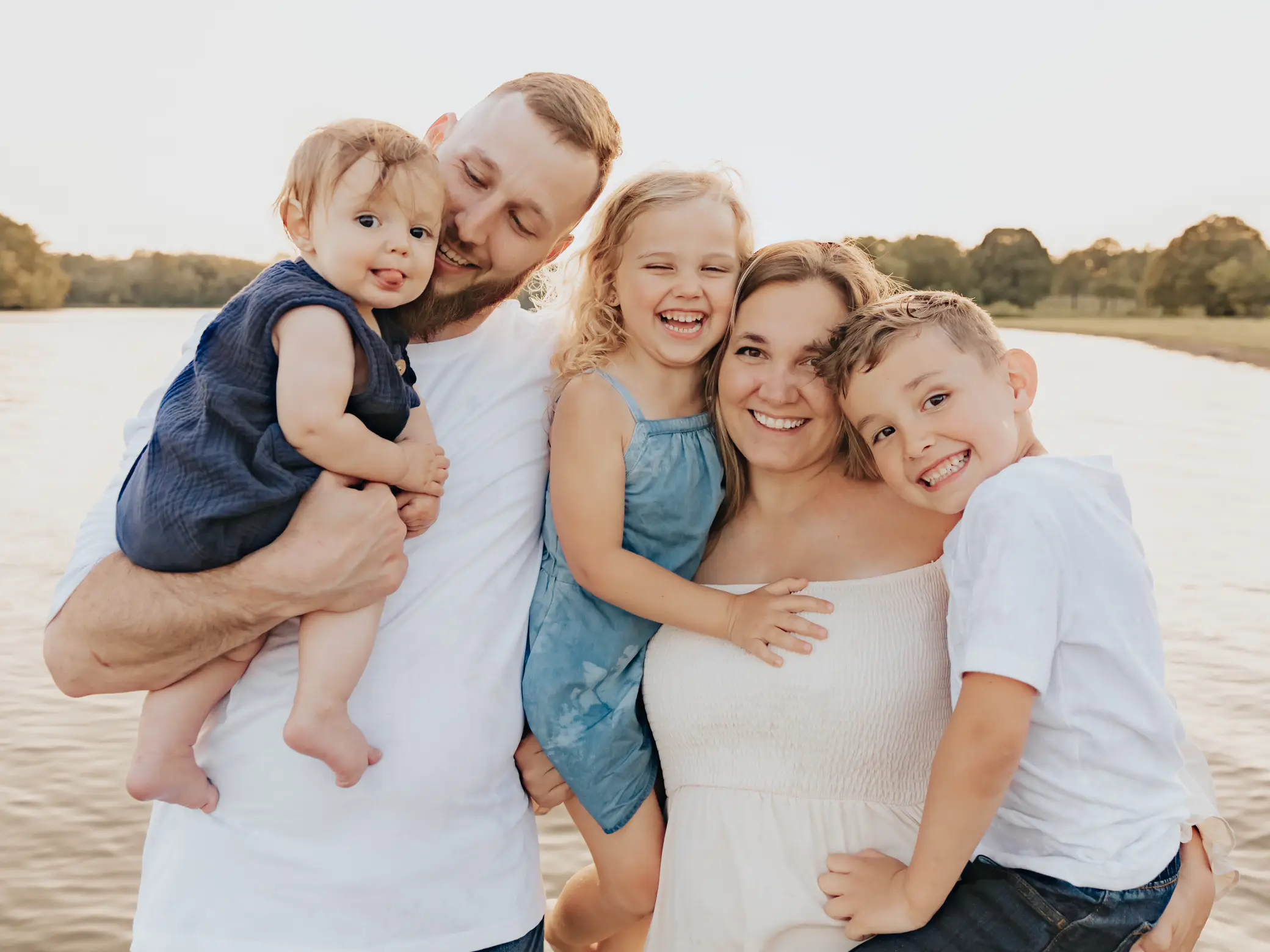 FAMILY PHOTOS 🤍 | Gallery posted by A Day With Chey | Lemon8