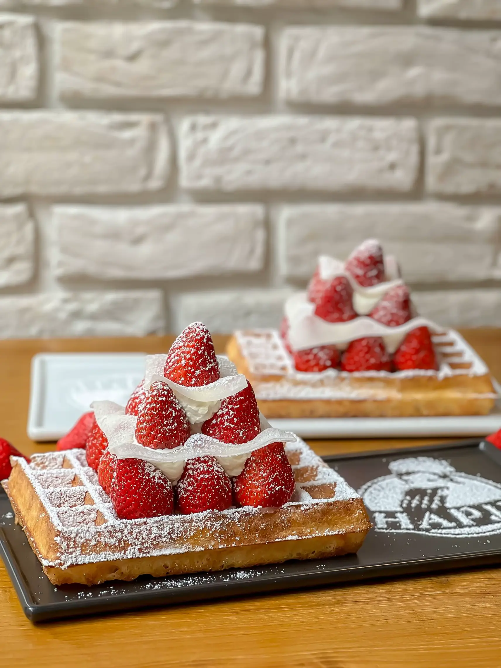 วาฟเฟิลเหมือนสตรอเบอร์รี่ไดฟุกุ🍓 | แกลเลอรีที่โพสต์โดย kiyodon | Lemon8