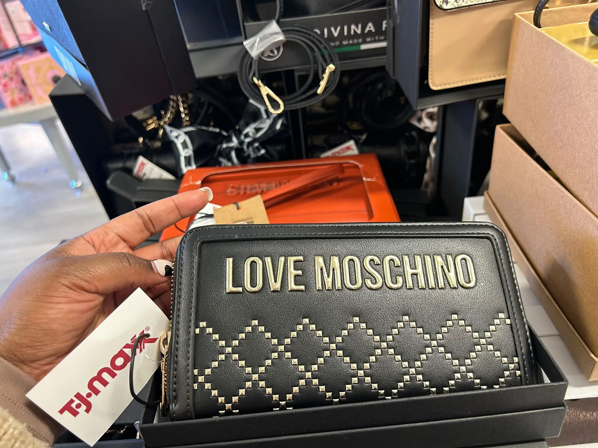 Deals on accessories | Galeri disiarkan oleh divine_elegance | Lemon8