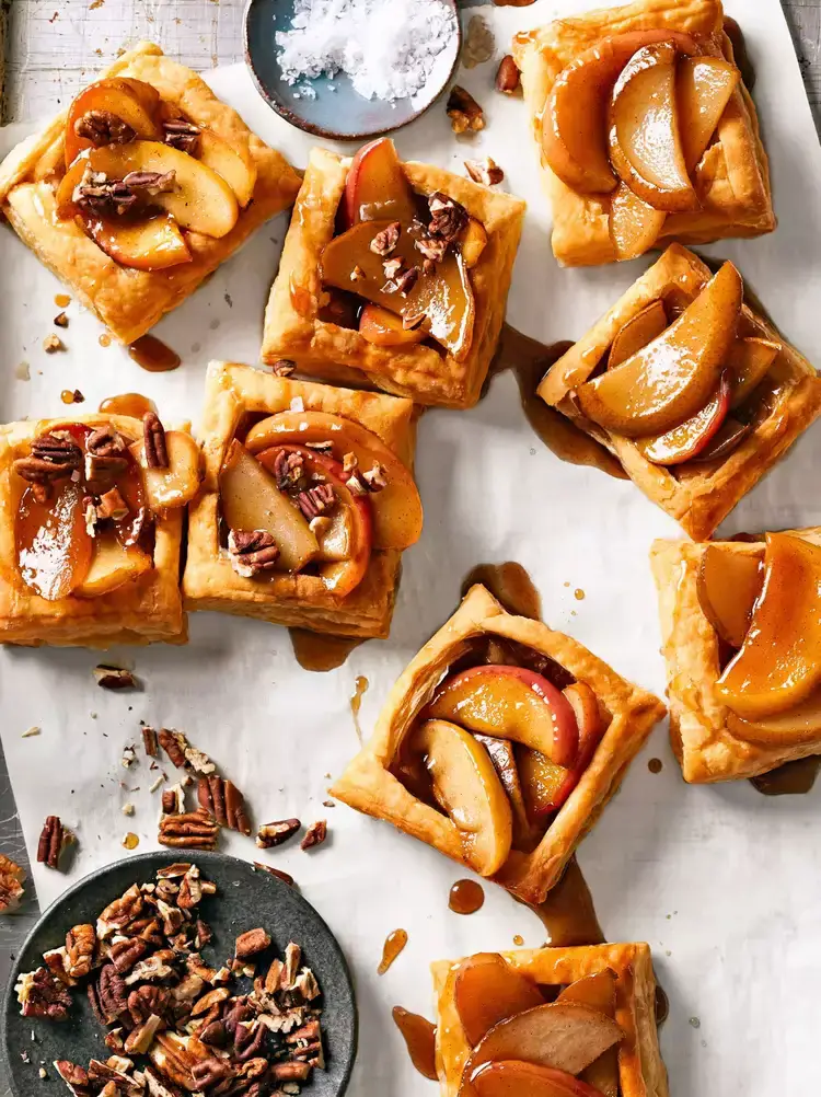 Mini Roasted Apple and Pear Tarts | Gallery posted by Zoe Connell | Lemon8