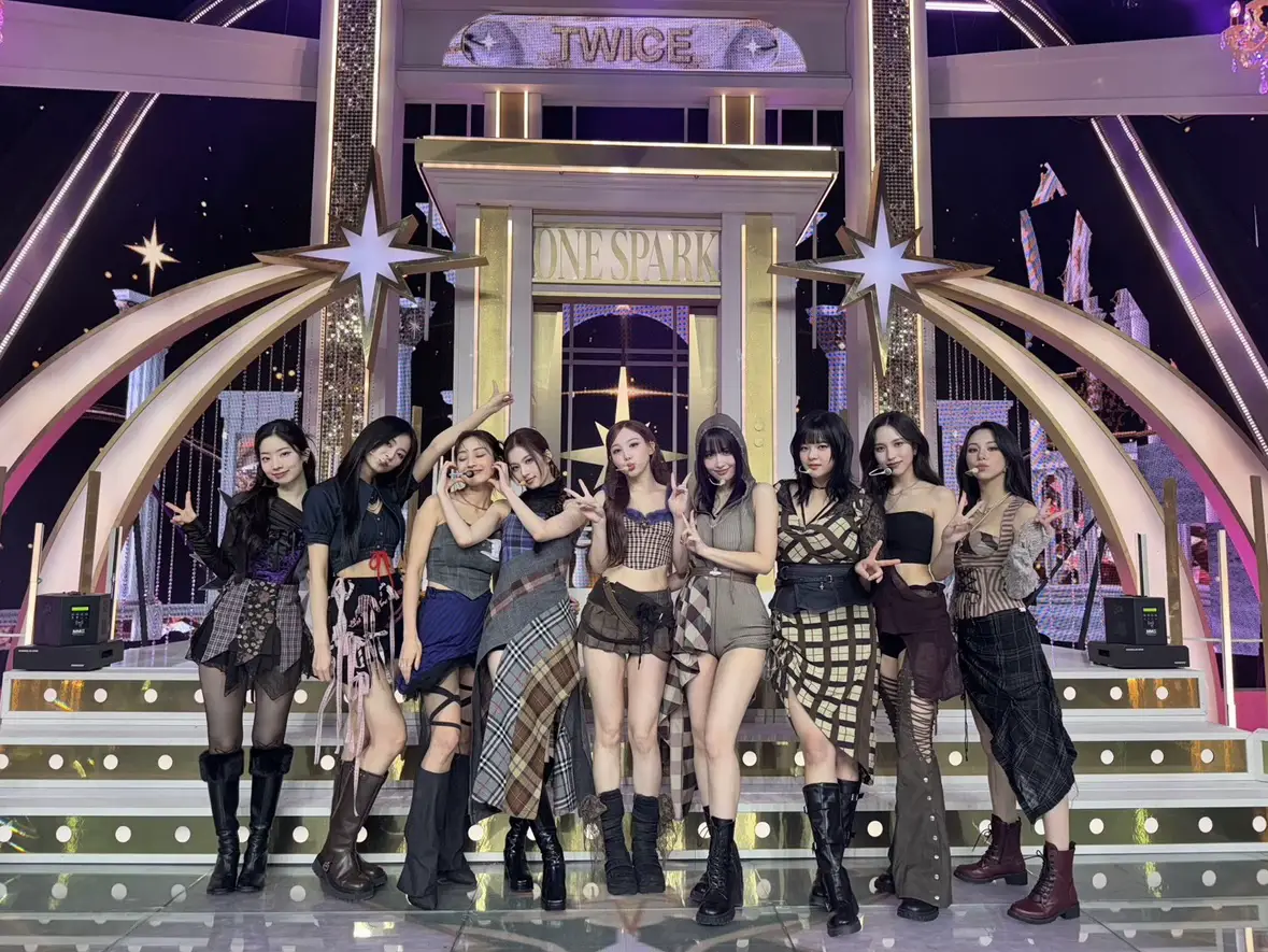 TWICE集合写真 | 💚meiku💚が投稿したフォトブック | Lemon8