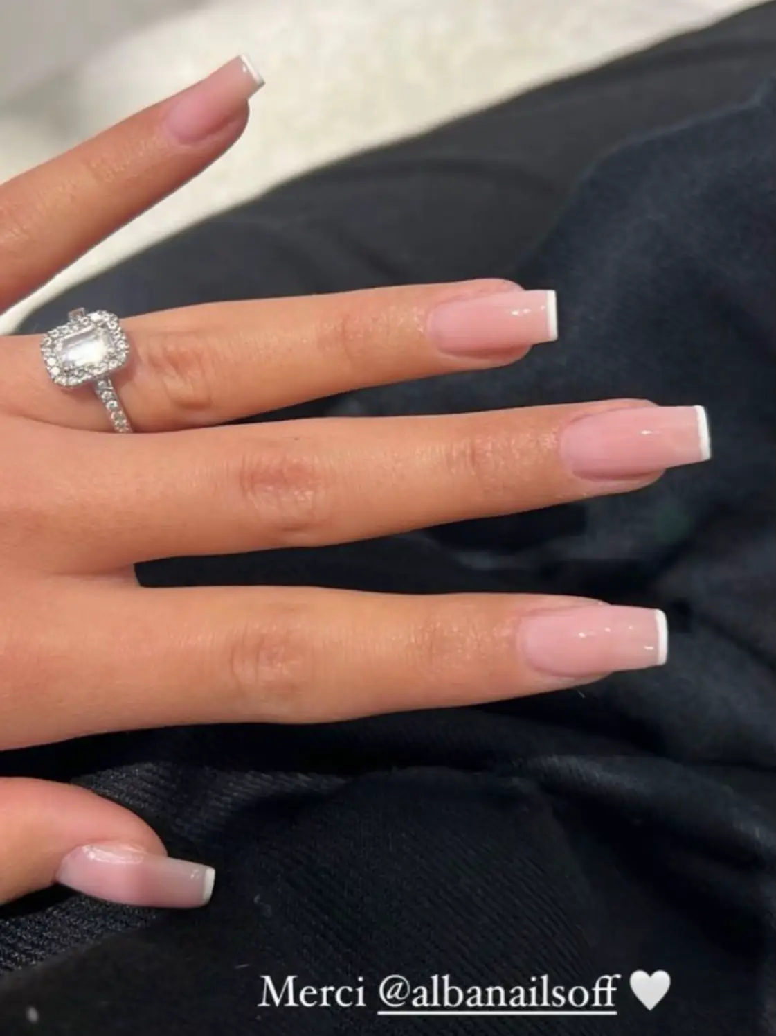 Clean girl nail inspo💗🤩 | แกลเลอรีที่โพสต์โดย 𝙳𝚎𝚗𝚜 | Lemon8