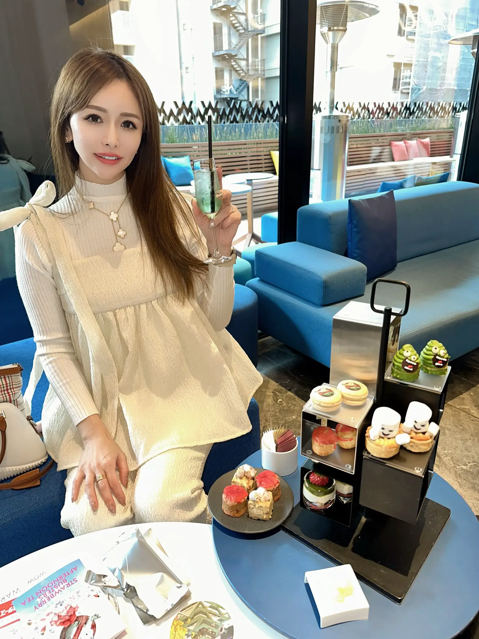 W Osaka afternoon tea💗 | kaoriが投稿したフォトブック | Lemon8