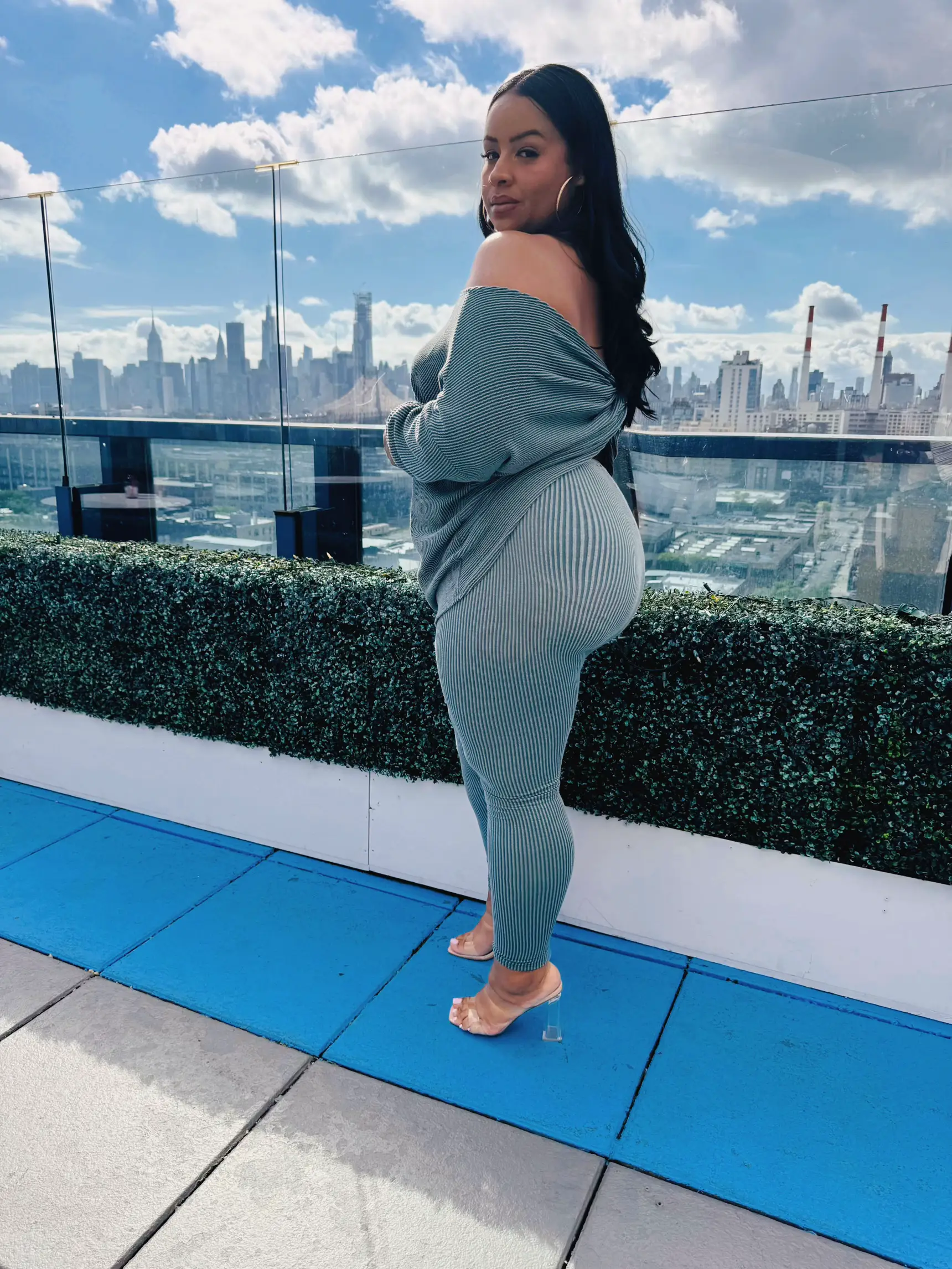 Mommy was outside 🫶🏽🩷 | Gallery posted by Kathy | Lemon8