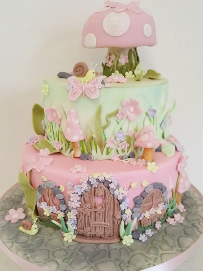 These cakes🤍🎀🦢🧸 | Gallery posted by 🦢🎀Linds🎀 🦢 | Lemon8