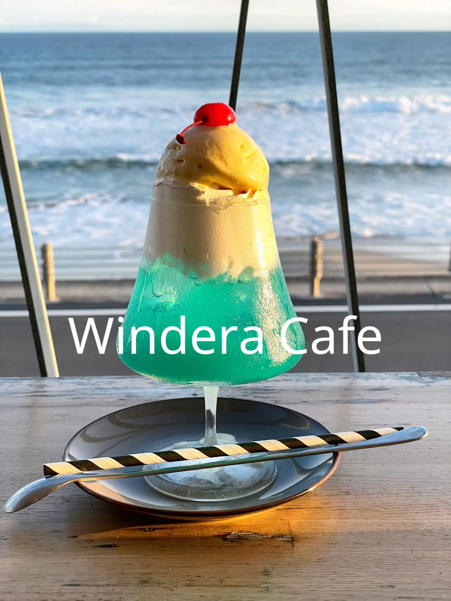 【七里ヶ浜】夏に映えるクリームソーダ🗻 Windera Cafe | แกลเลอรีที่โพสต์โดย Noona Narihira ...