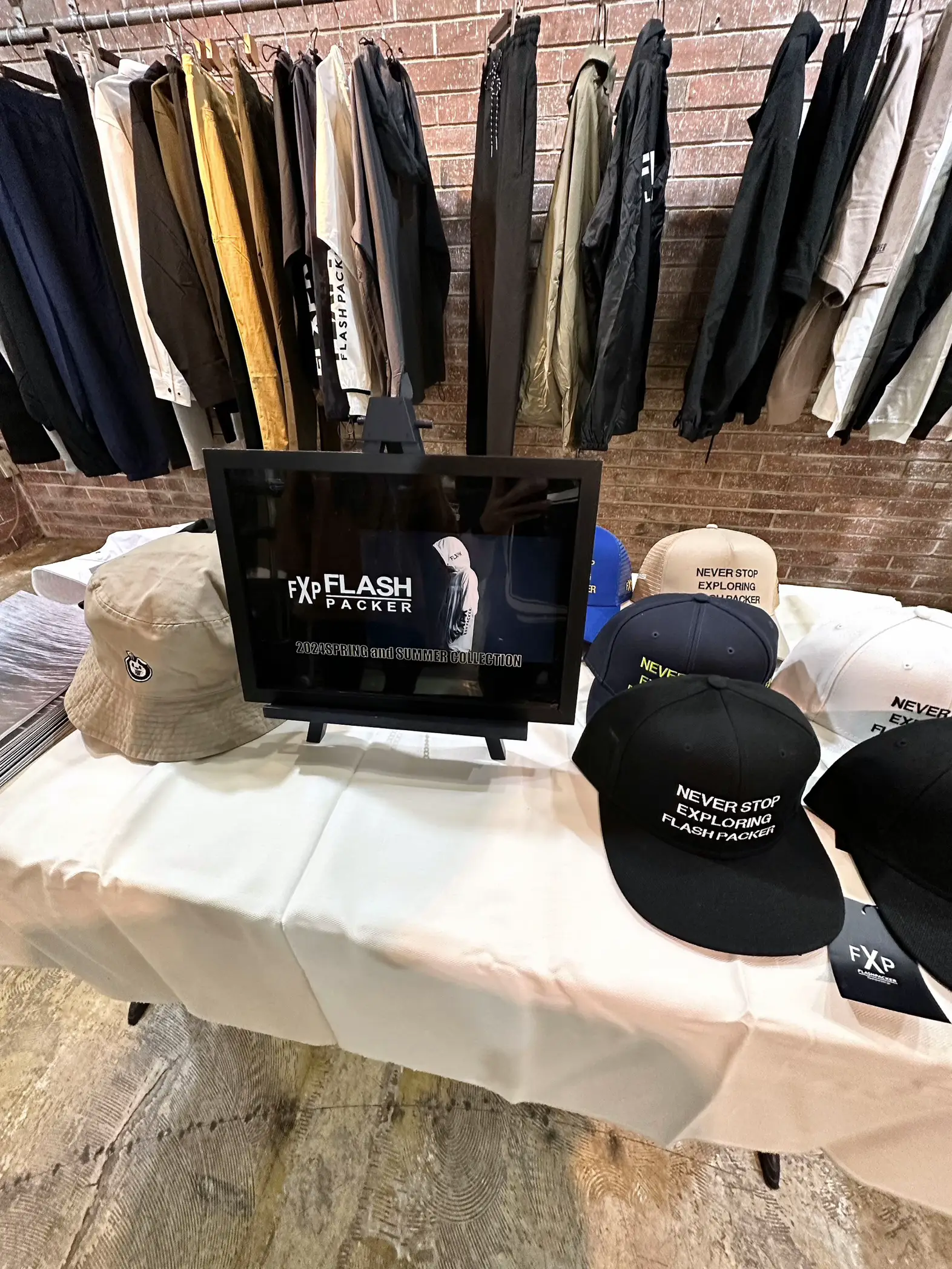 XC-NSE（FLAT VISOR CAP） | FLASH PACKERが投稿したフォトブック | Lemon8