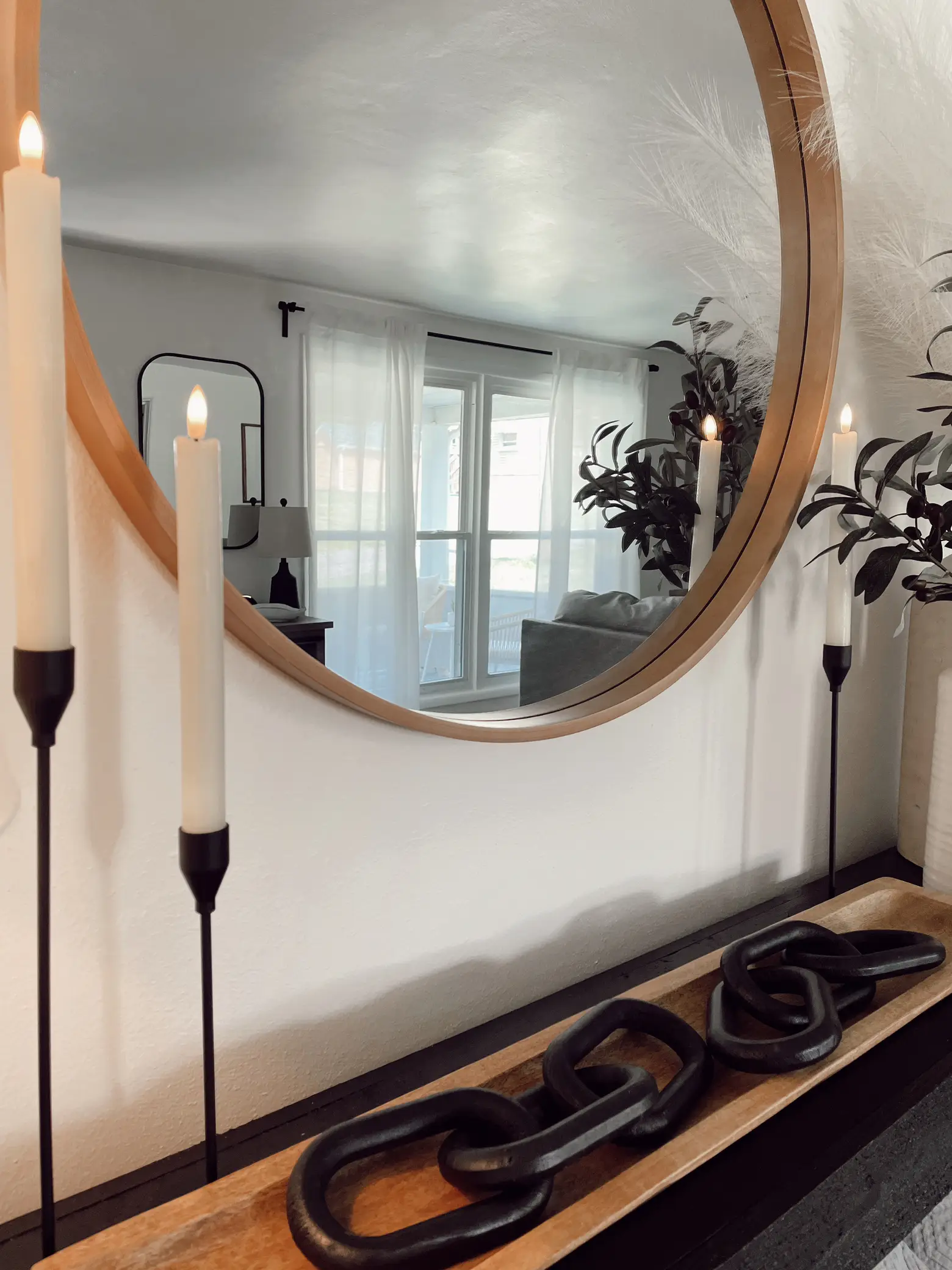 Entryway Table Decor 🌿🫶🏼🏡 | Gallery posted by Lex Raynak | Lemon8