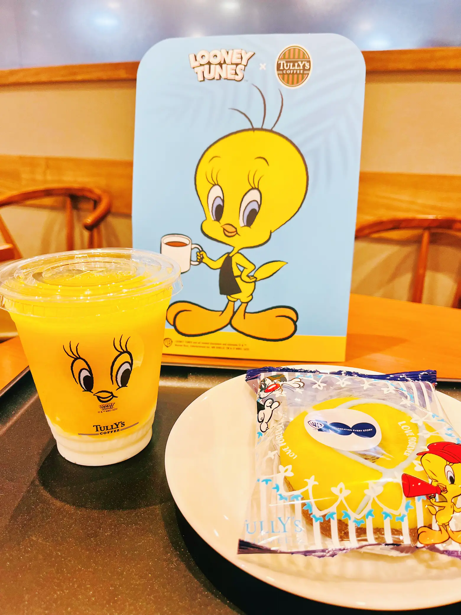 ฤดูร้อนจำกัดเมนูใหม่ของทัลลี! การทำงานร่วมกันของ Looney Tunes ที่อร่อย ...