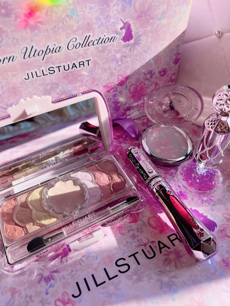 โลงศพคริสต์มาสของ JILLSTUART น่ารักที่สุดในโลก🦄 | แกลเลอรีที่โพสต์โดย コスメヲタ_おてもちゃん | Lemon8