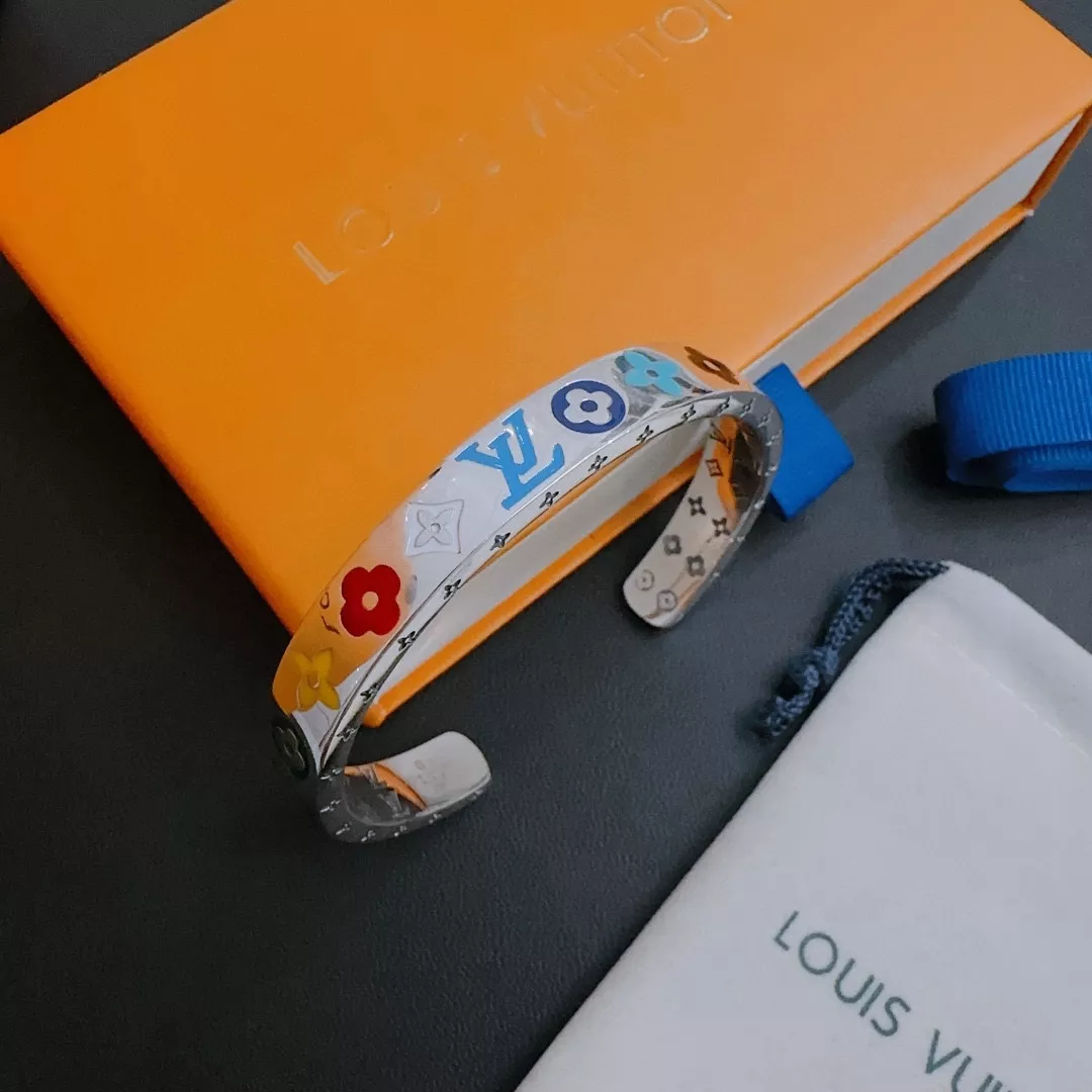 #LOUIS VUITTON #ブレス | Janel Kellyが投稿したフォトブック | Lemon8