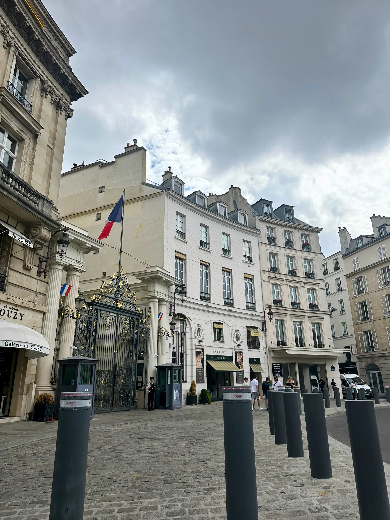 Quick stop in Paris, France 🇫🇷 | Gallery posted by Jacob Drake | Lemon8