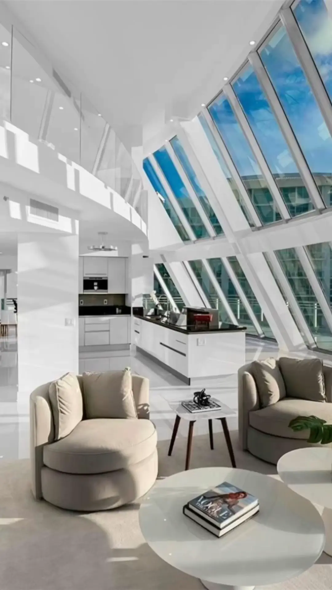 $4,490,000 luxury condo for sale in Miami | วิดีโอที่เผยแพร่โดย Cyril ...