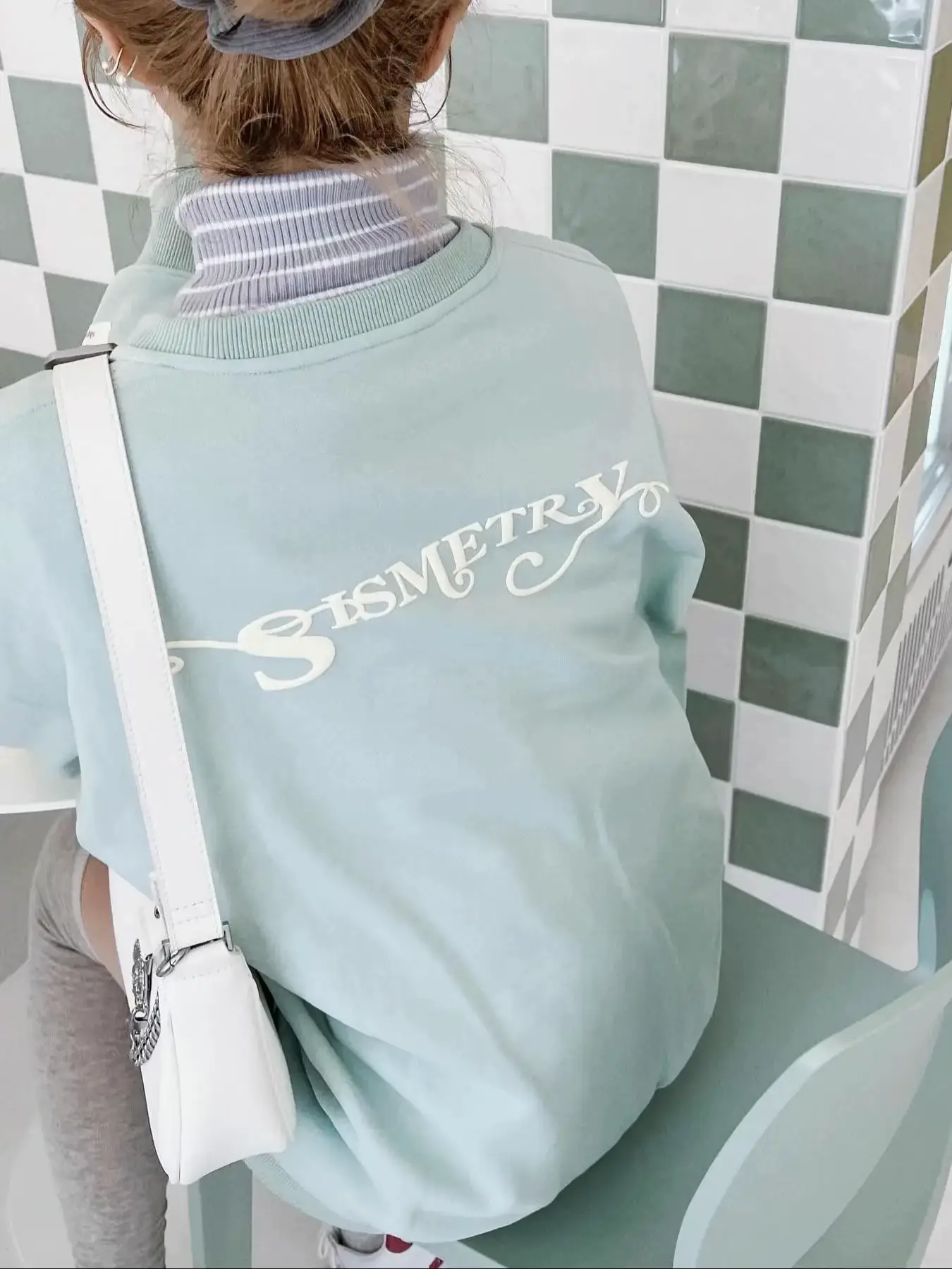 【スウェットコーデ💚】シャーベットカラーで🍨 | ayanon♡が投稿したフォトブック | Lemon8