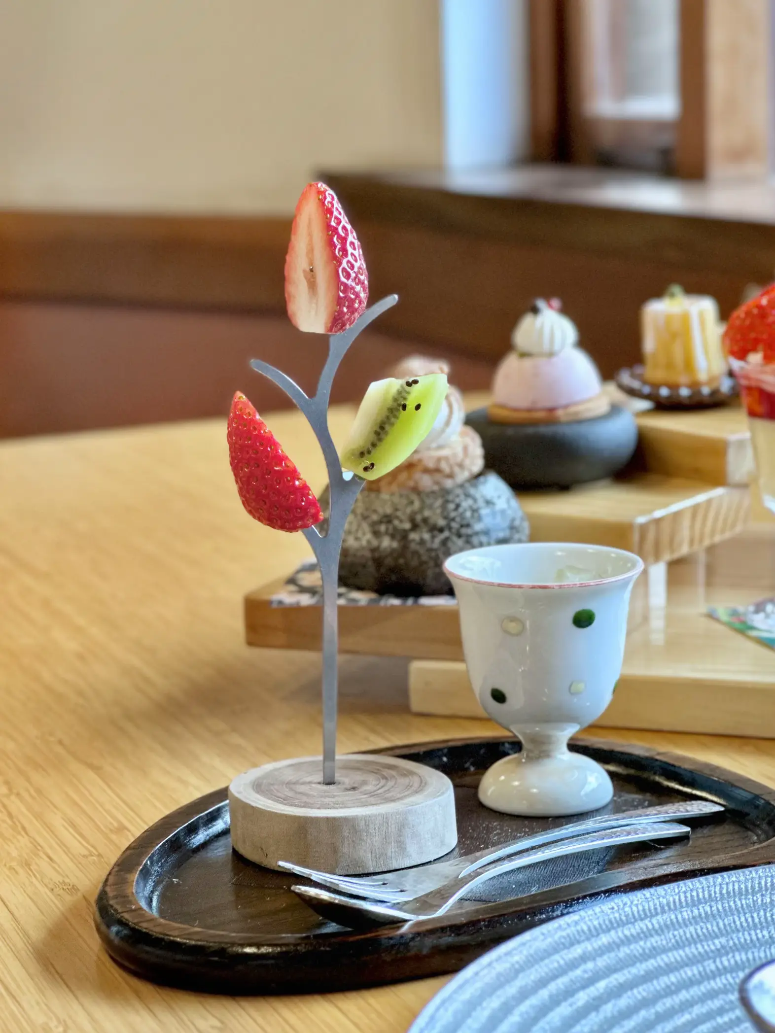 น้ำชายามบ่ายพร้อมวิวสวน🍵 | แกลเลอรีที่โพสต์โดย AKANE | Lemon8