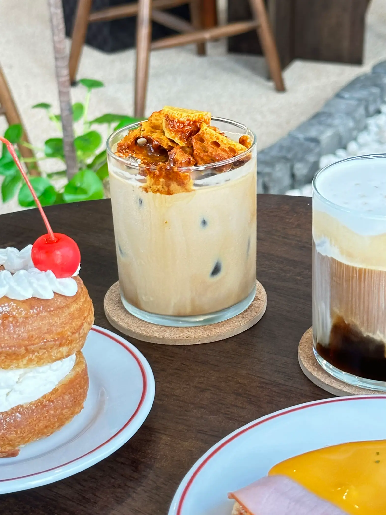 福岡発！！オシャレ韓国っぽカフェ！！cafe＋82大阪店 | うさカフェ🦊関西グルメが投稿したフォトブック | Lemon8