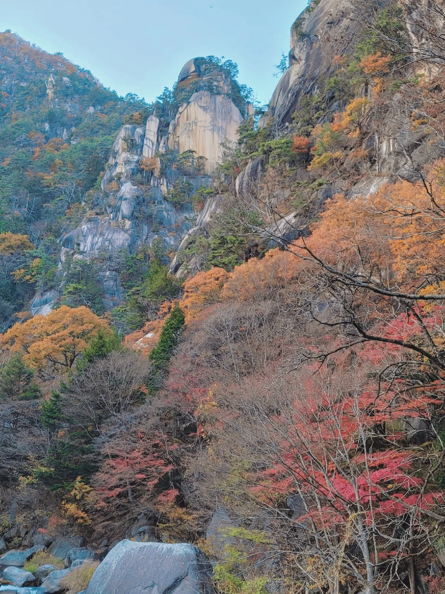 【山梨紅葉】昇仙峡🍁 R5.11/23 | ももが投稿したフォトブック | Lemon8