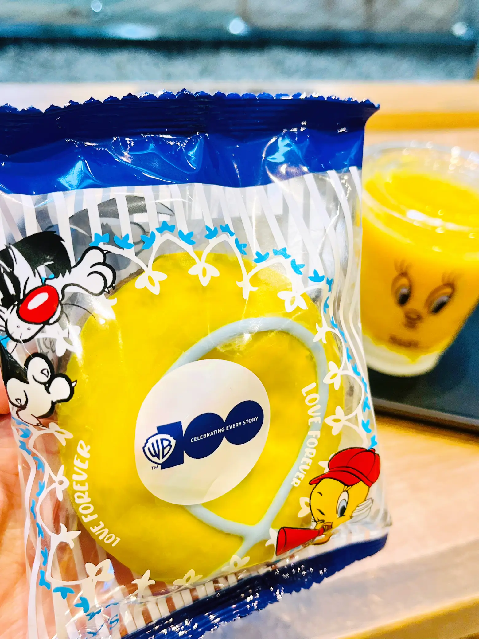 ฤดูร้อนจำกัดเมนูใหม่ของทัลลี! การทำงานร่วมกันของ Looney Tunes ที่อร่อย ...