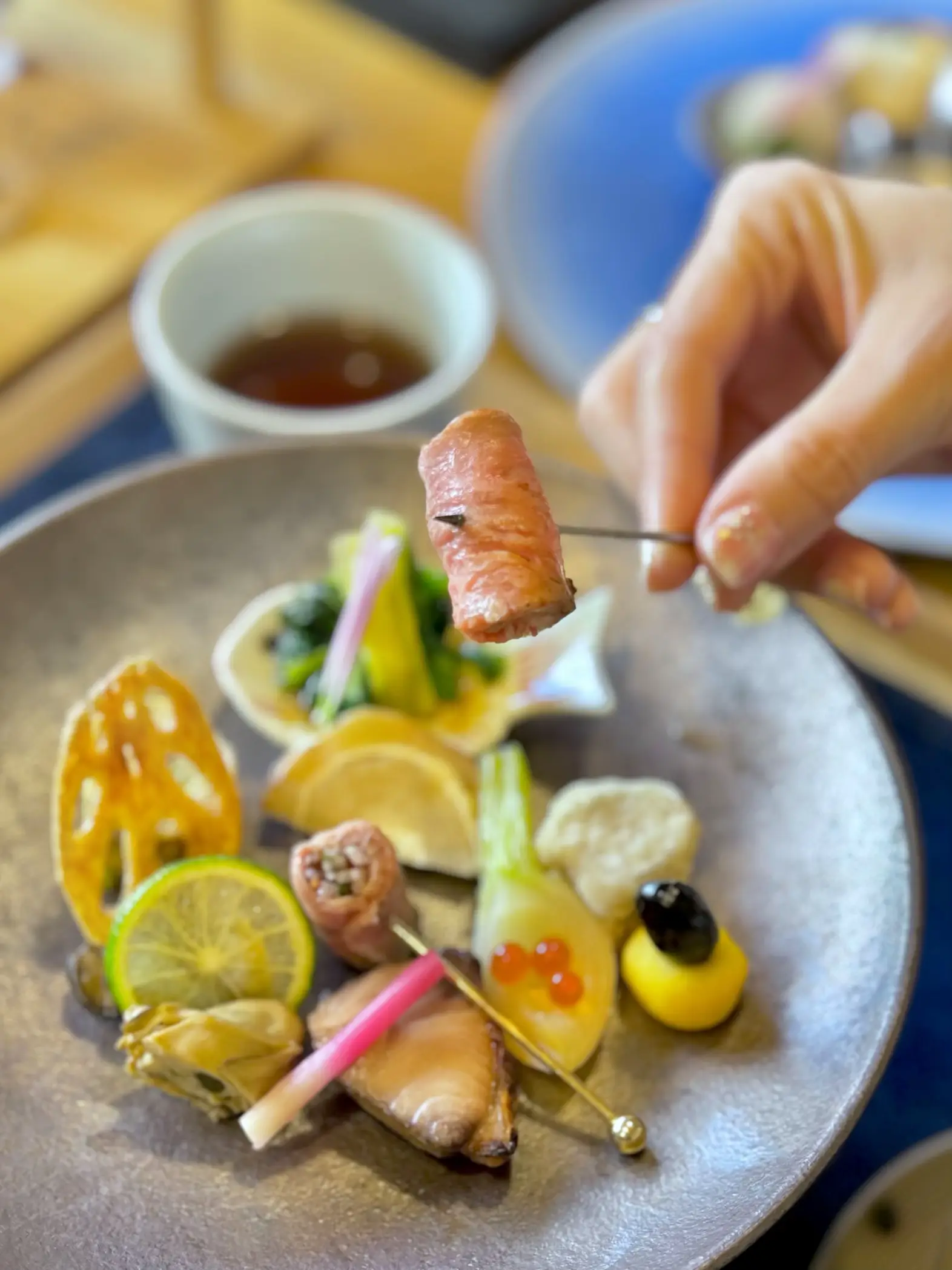 น้ำชายามบ่ายพร้อมวิวสวน🍵 | แกลเลอรีที่โพสต์โดย AKANE | Lemon8