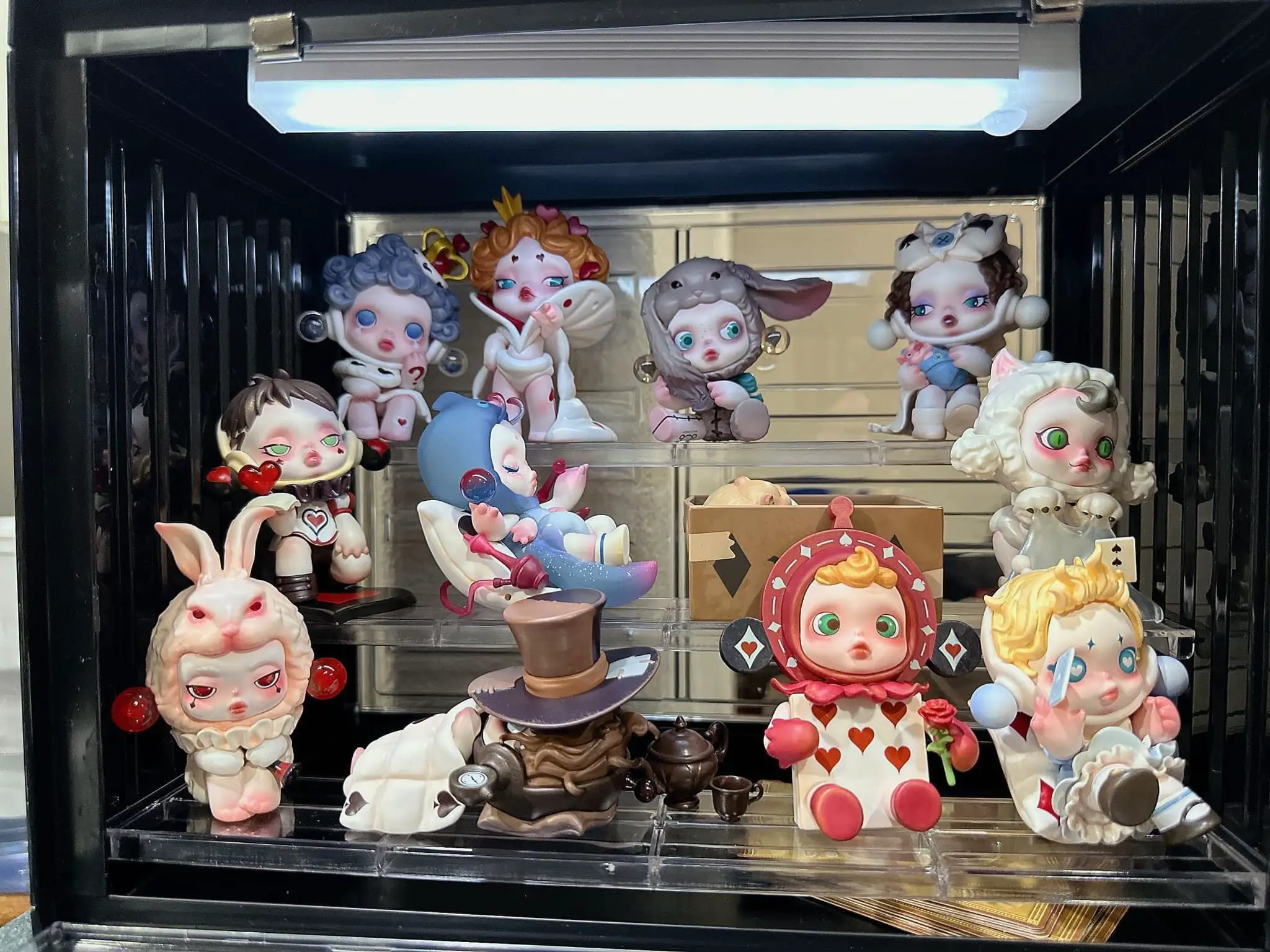 Art toy 🖤 Pop mart | Gallery posted by Annie V Dang | Lemon8