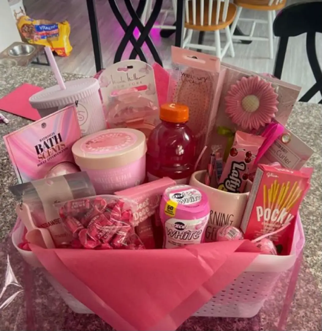 cute pink gift baskets to give to your friends💗 | Gallery posted by 🌺 🌺 ...