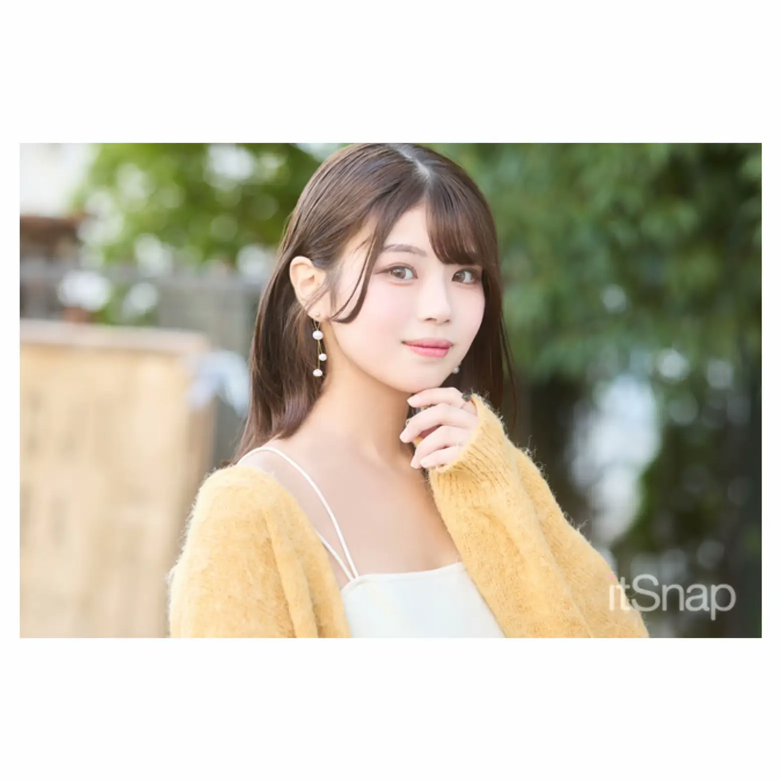 くすみイエローのゆったり シャギーニットで今っぽCuteな装いに♪ | itSnapが投稿したフォトブック | Lemon8