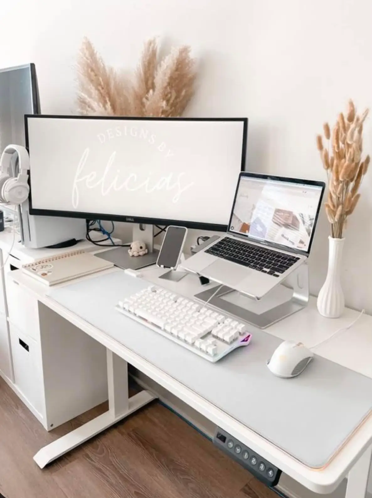 WORK FROM HOME DESK IDEAS 💡 🤍🌸 | Gallery posted by Anjunique 🌸 | Lemon8