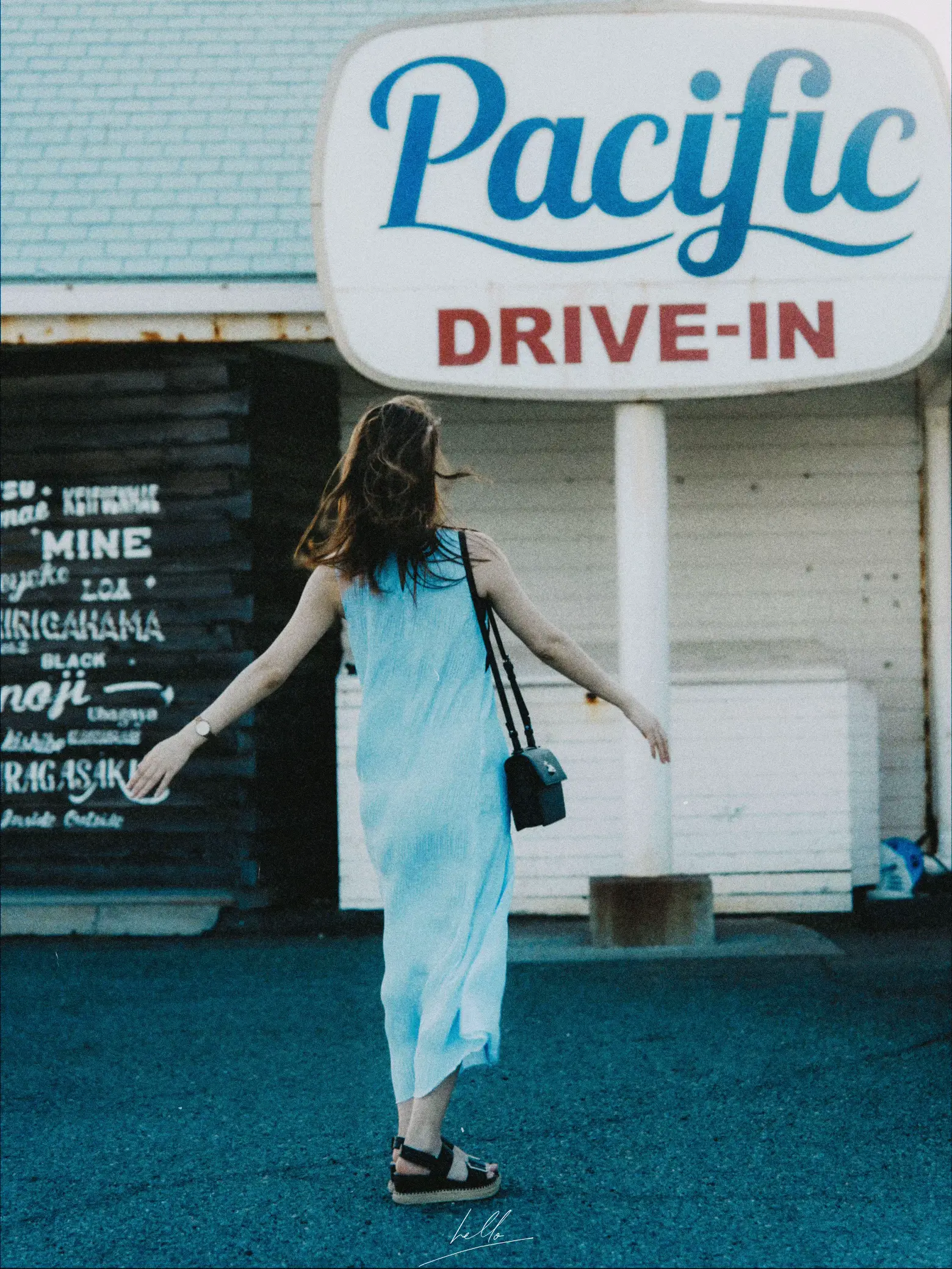 フラッシュで映え💐【iPhoneでエモい写真】 | RYOが投稿したフォトブック | Lemon8