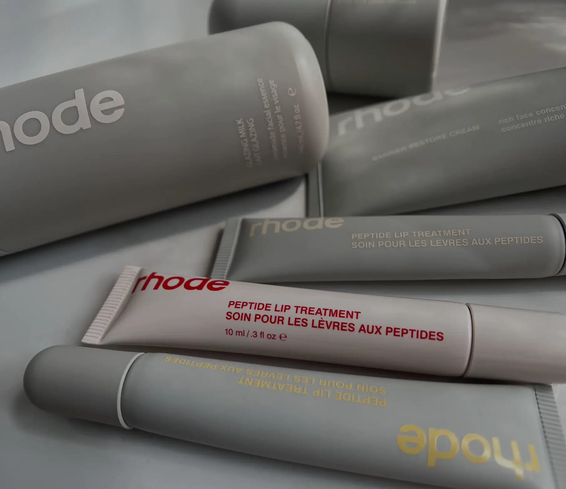 glowy skin thx to hailey bieber’s rhode skincare | แกลเลอรีที่โพสต์โดย ...