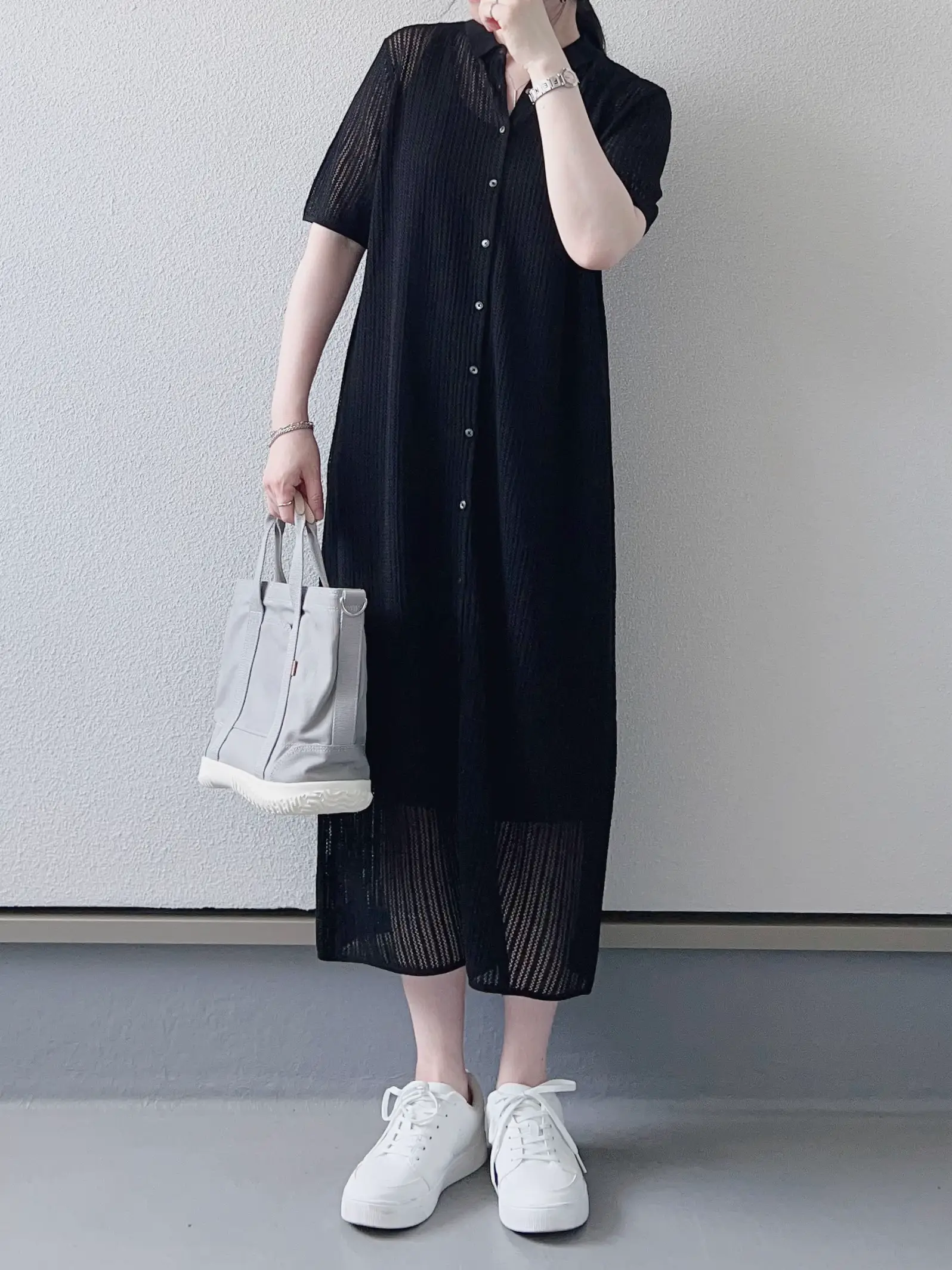 UNIQLO新作 -3㎏細見え神ワンピ🖤 | haruが投稿したフォトブック | Lemon8