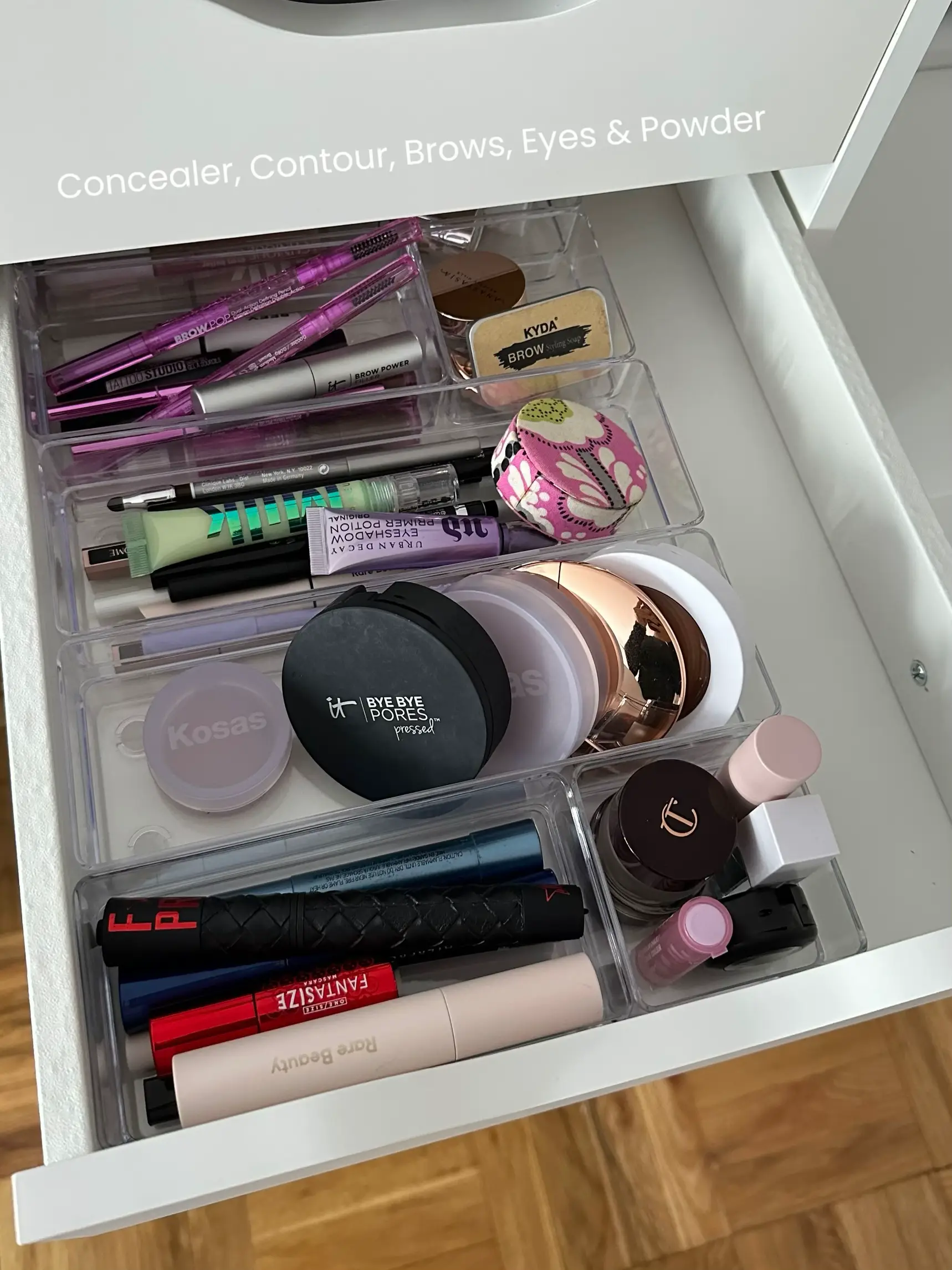 A Tour of my Vanity & Makeup Collection | แกลเลอรีที่โพสต์โดย Sophia ...